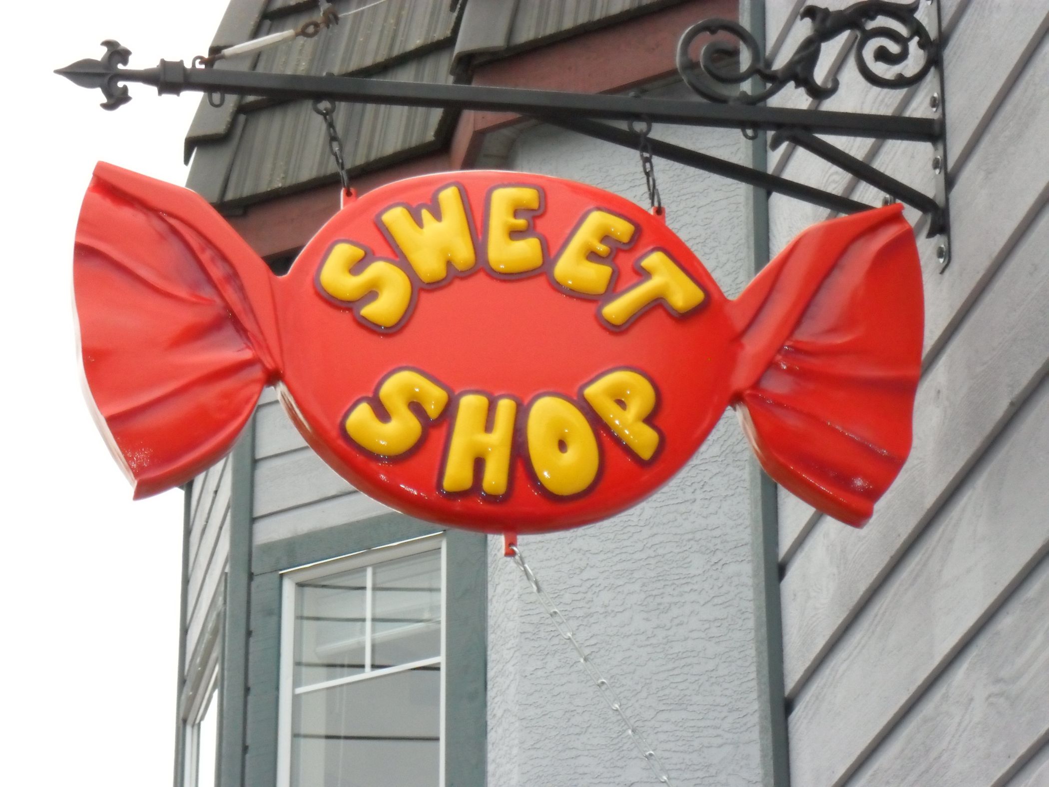 Large Wrapped Candy Sign - Instructables