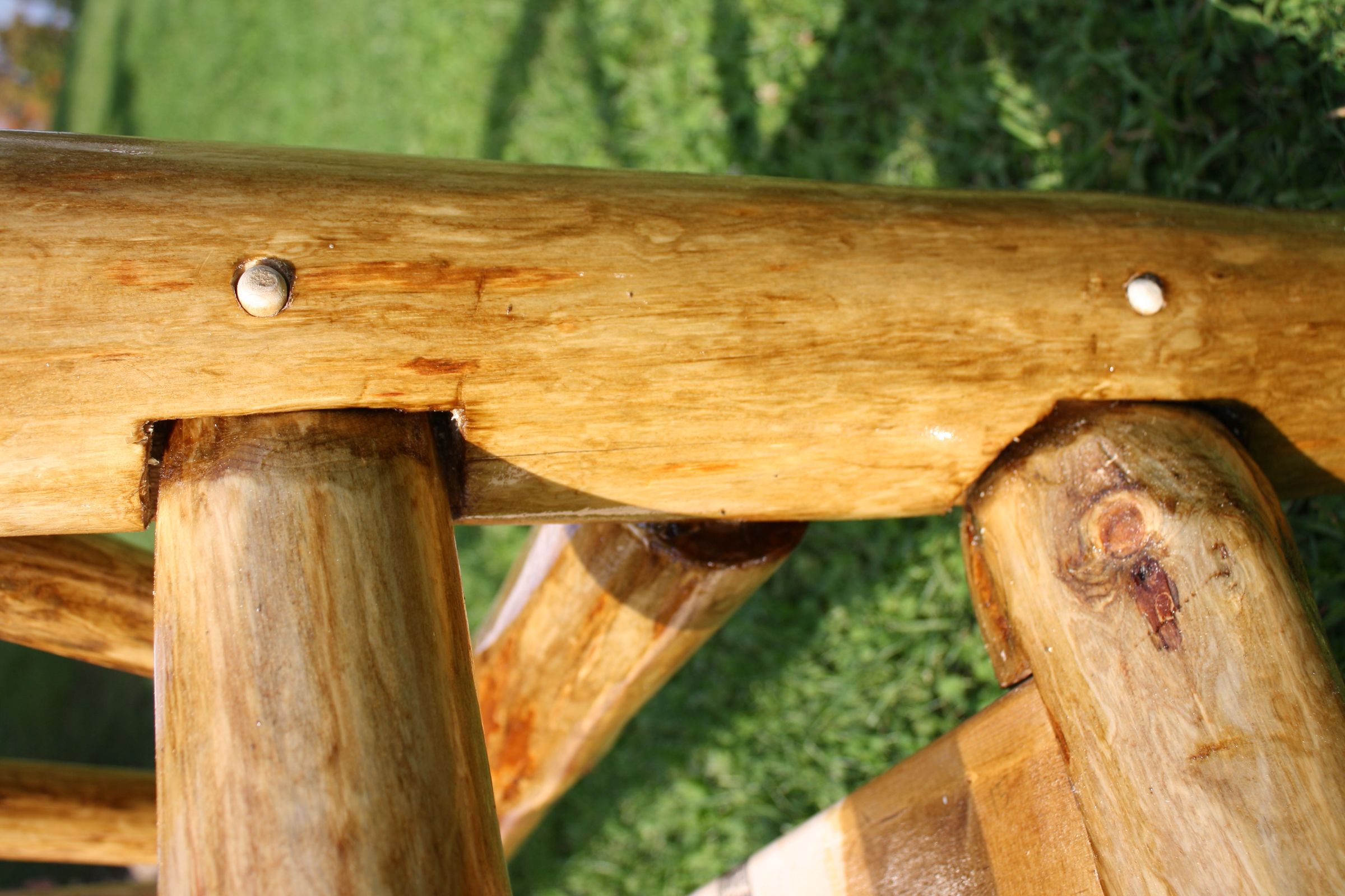 Rustic Bed Frame - Queen Size : 15 Steps (with Pictures) - Instructables