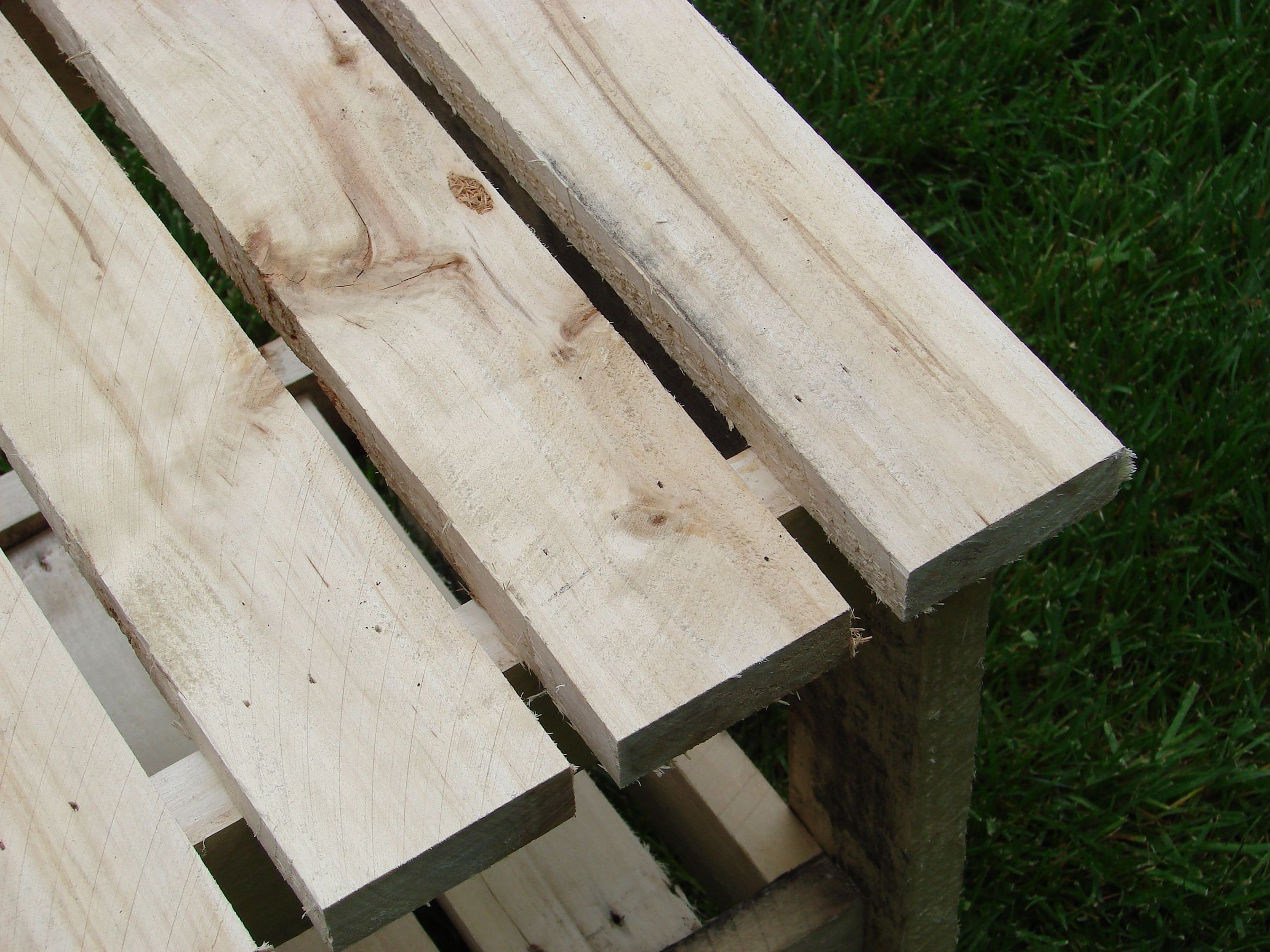 Recycled Potted Plant Table : 5 Steps (with Pictures) - Instructables