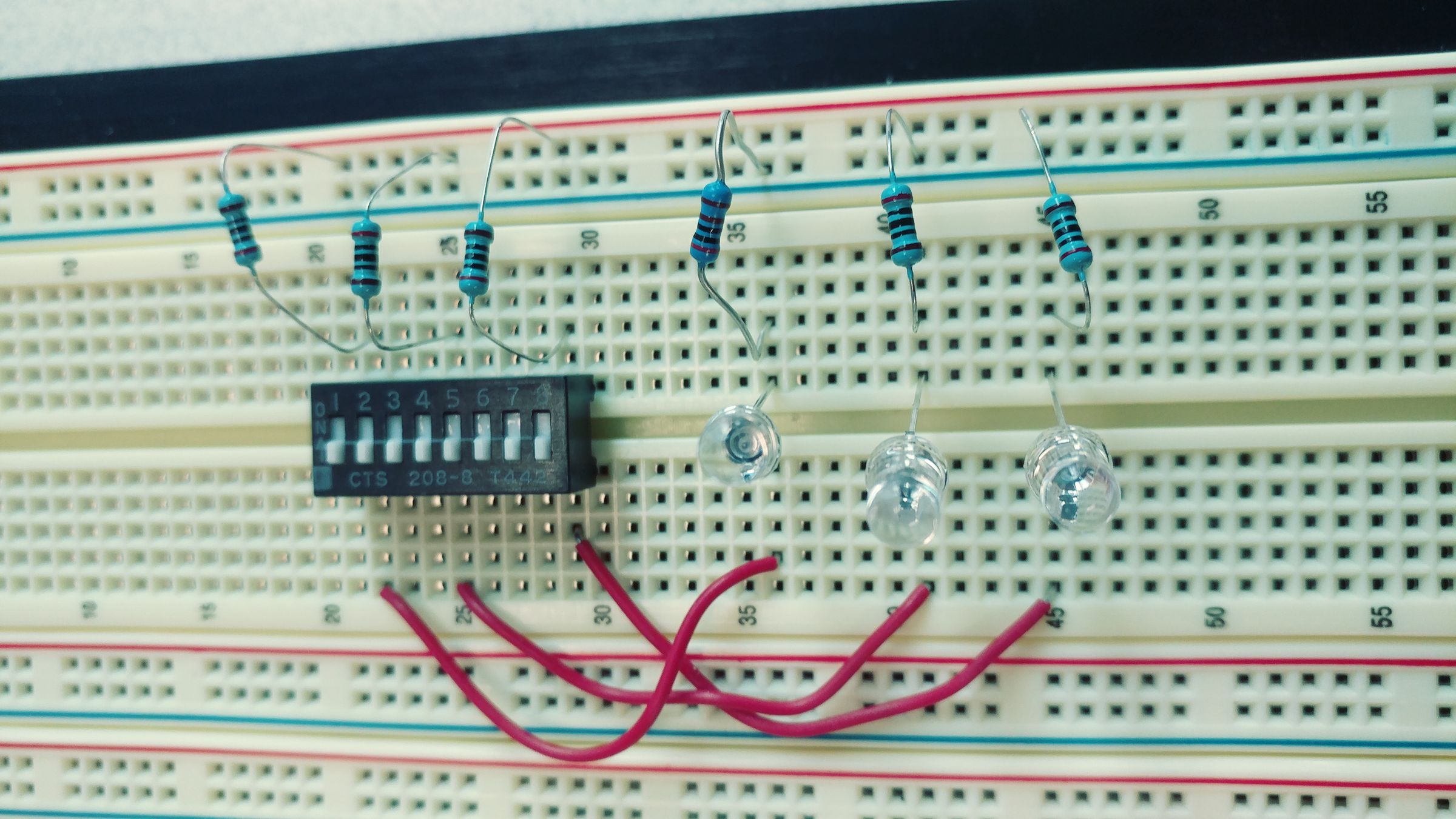 How to Make a Simple LED Circuit : 10 Steps - Instructables