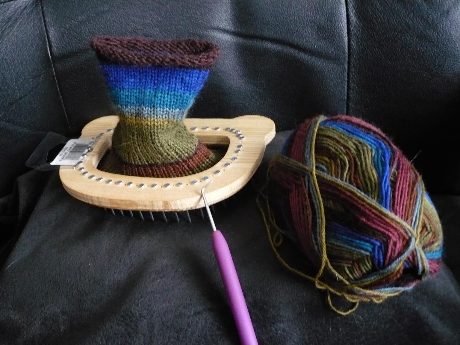 Hand Make Sock Knitting Loom : 8 Steps (with Pictures) - Instructables