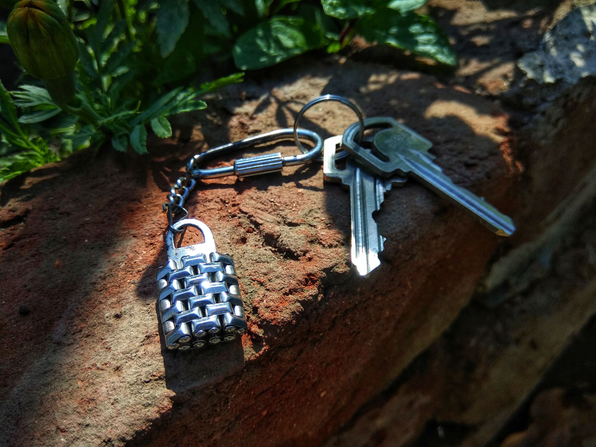 Make Cool Looking Keychain for Your Keys : 6 Steps - Instructables