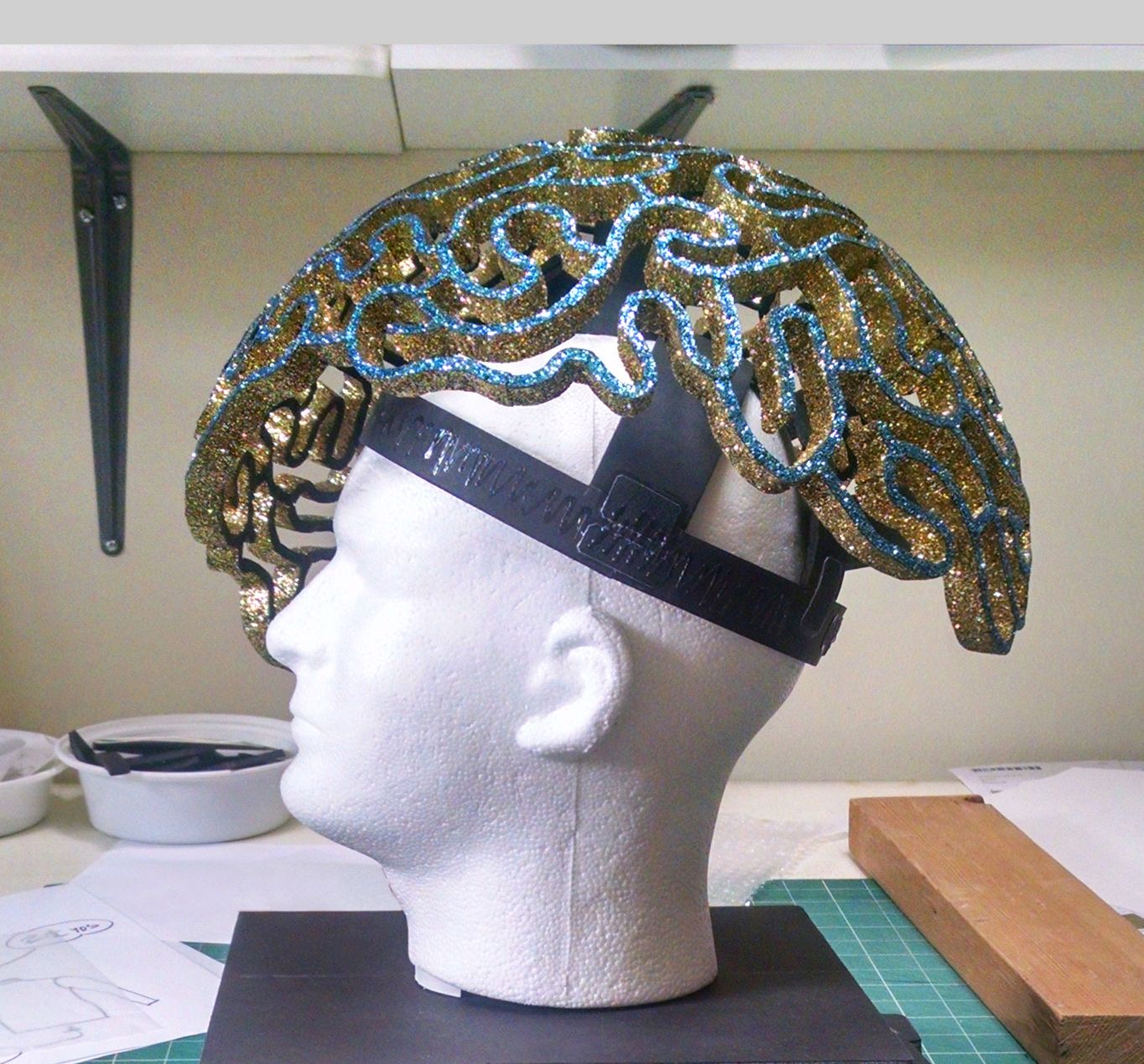 Brain Coral Headpiece : 12 Steps (with Pictures) - Instructables