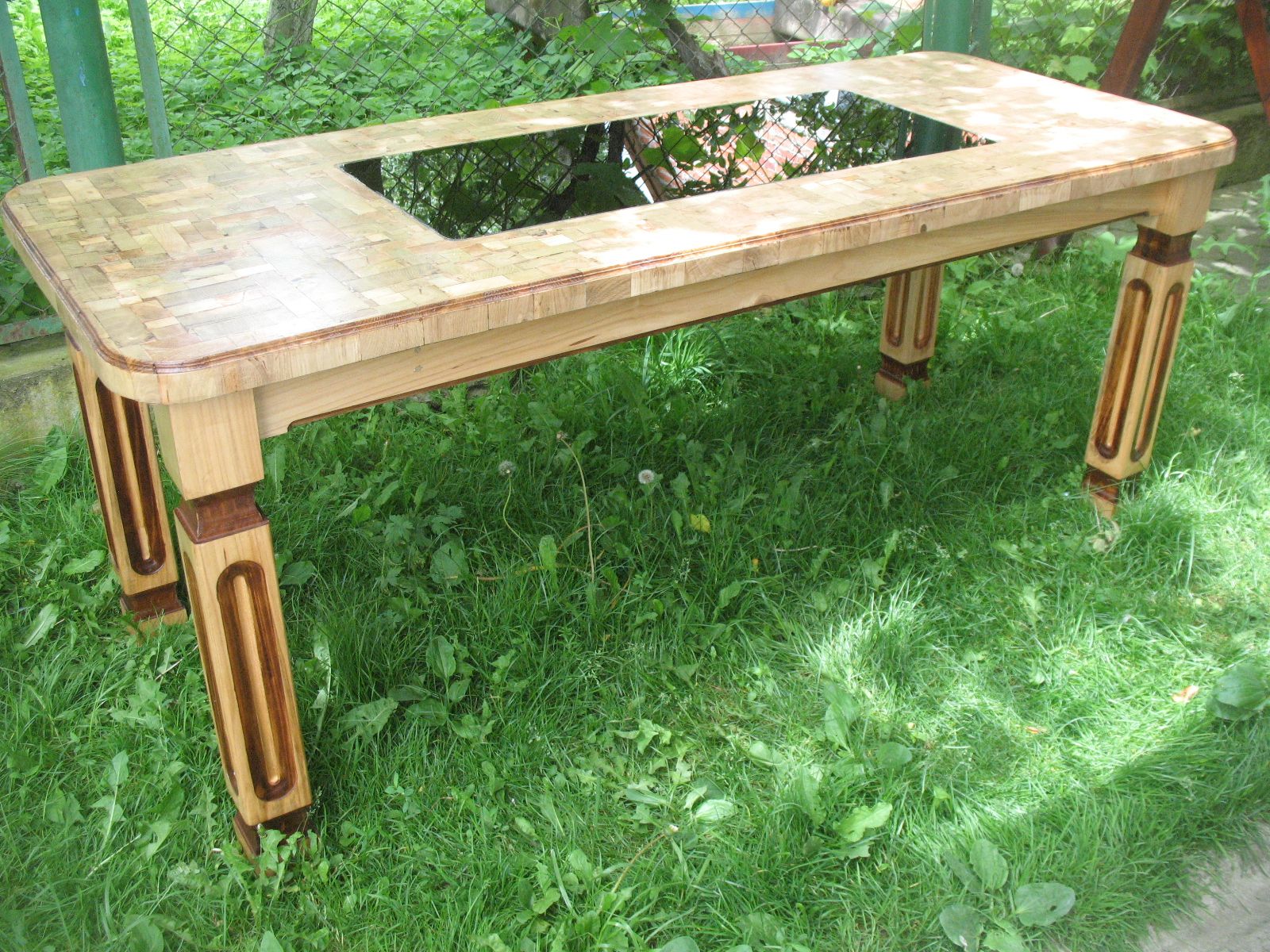 DIY Table of the Slice Cut Wood : 4 Steps - Instructables