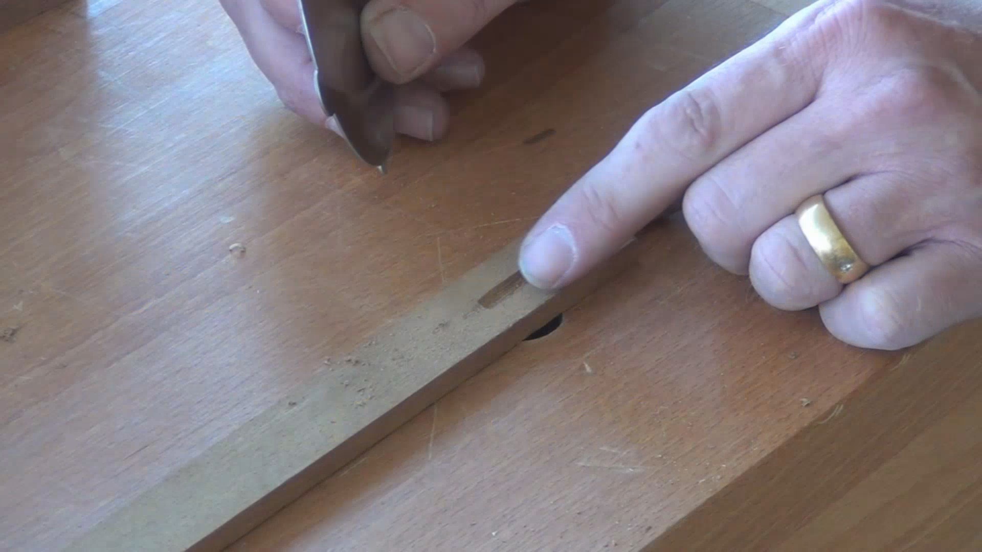How to Sharpen a Convex Card Scraper : 8 Steps (with Pictures ...