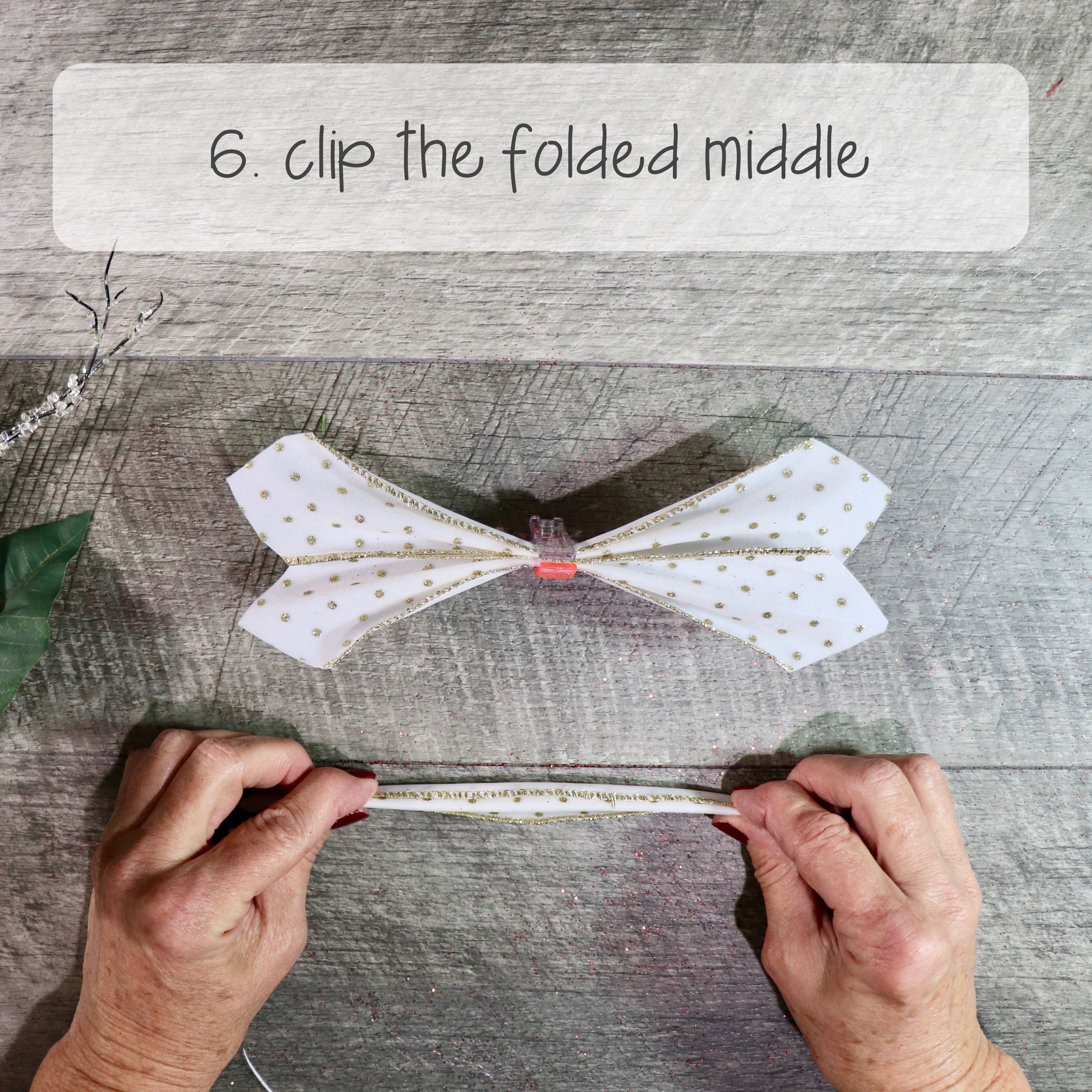 Holiday Decorative Gift Bows : 5 Steps - Instructables