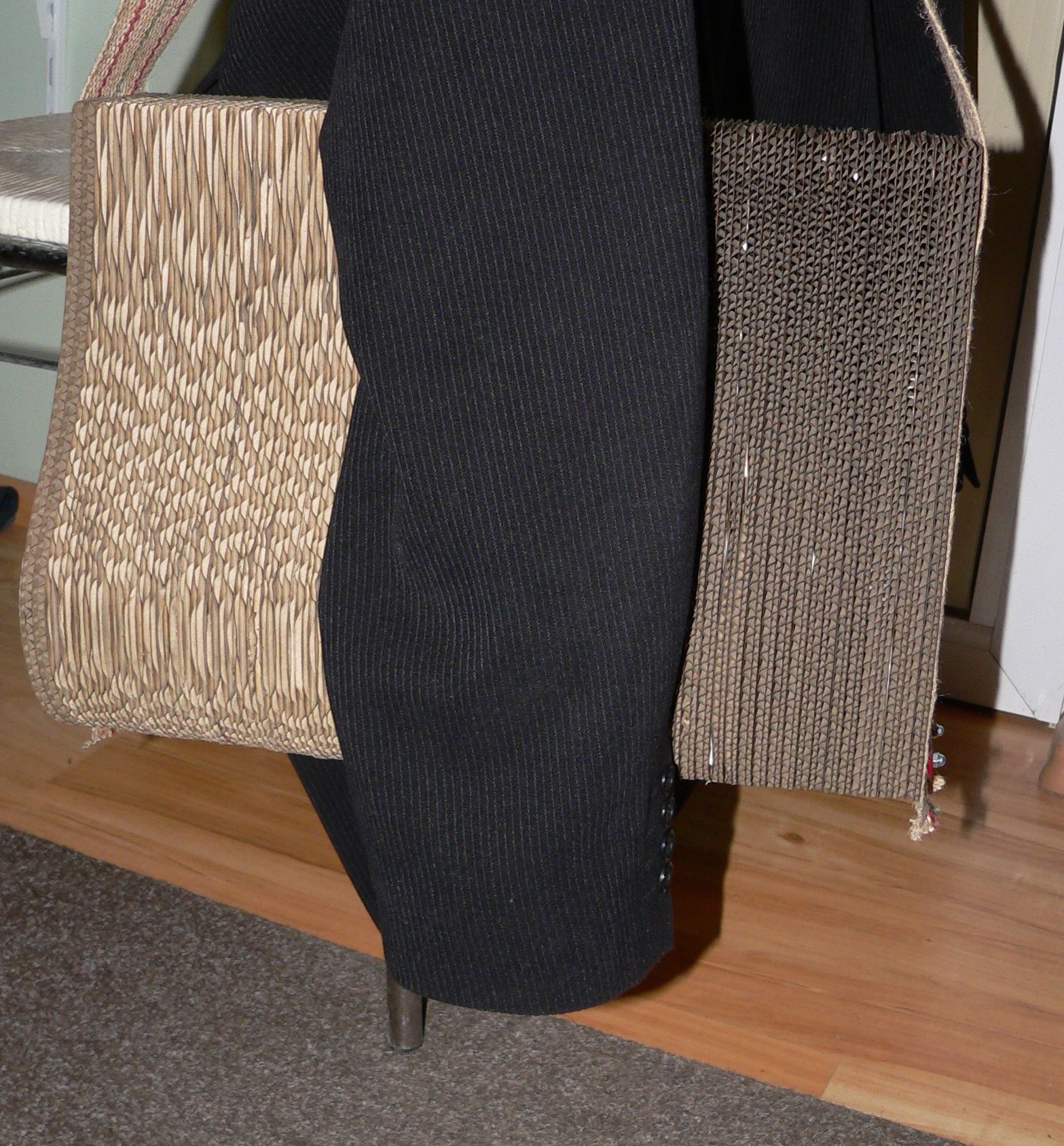 Beautiful and Ecological, Cardboard Laptop Case : 7 Steps (with ...