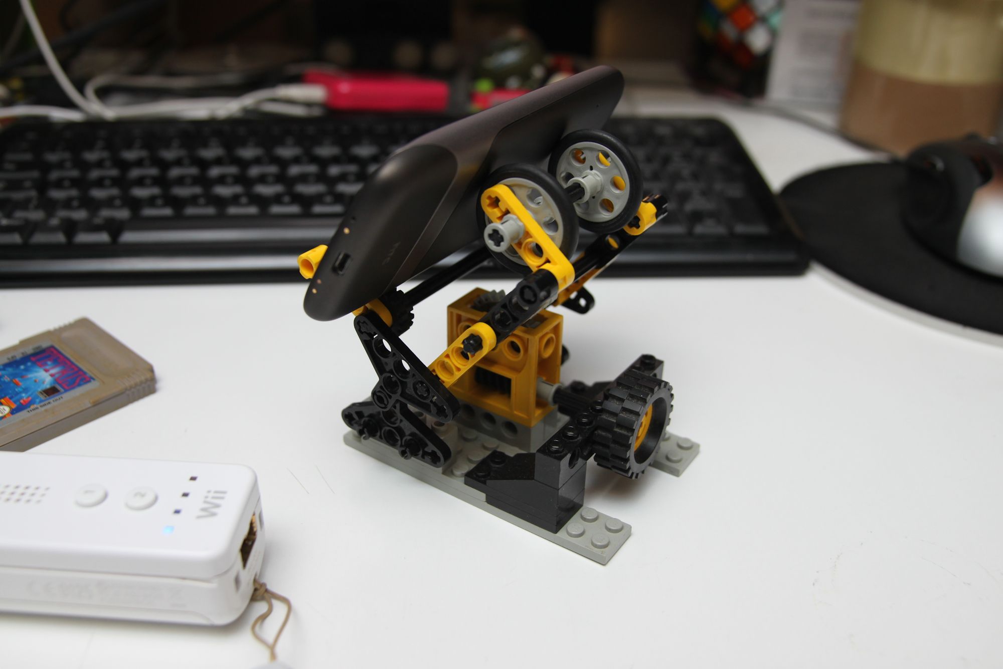 Retro Gamer Adjustable Mobile Stand : 4 Steps - Instructables