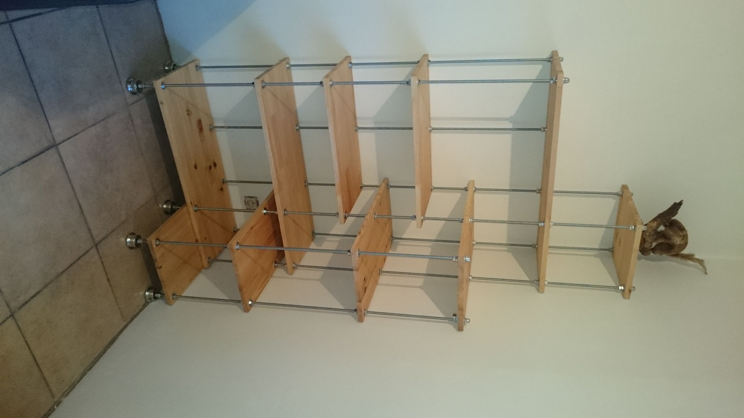 Threaded Rod Bookcase : 3 Steps - Instructables