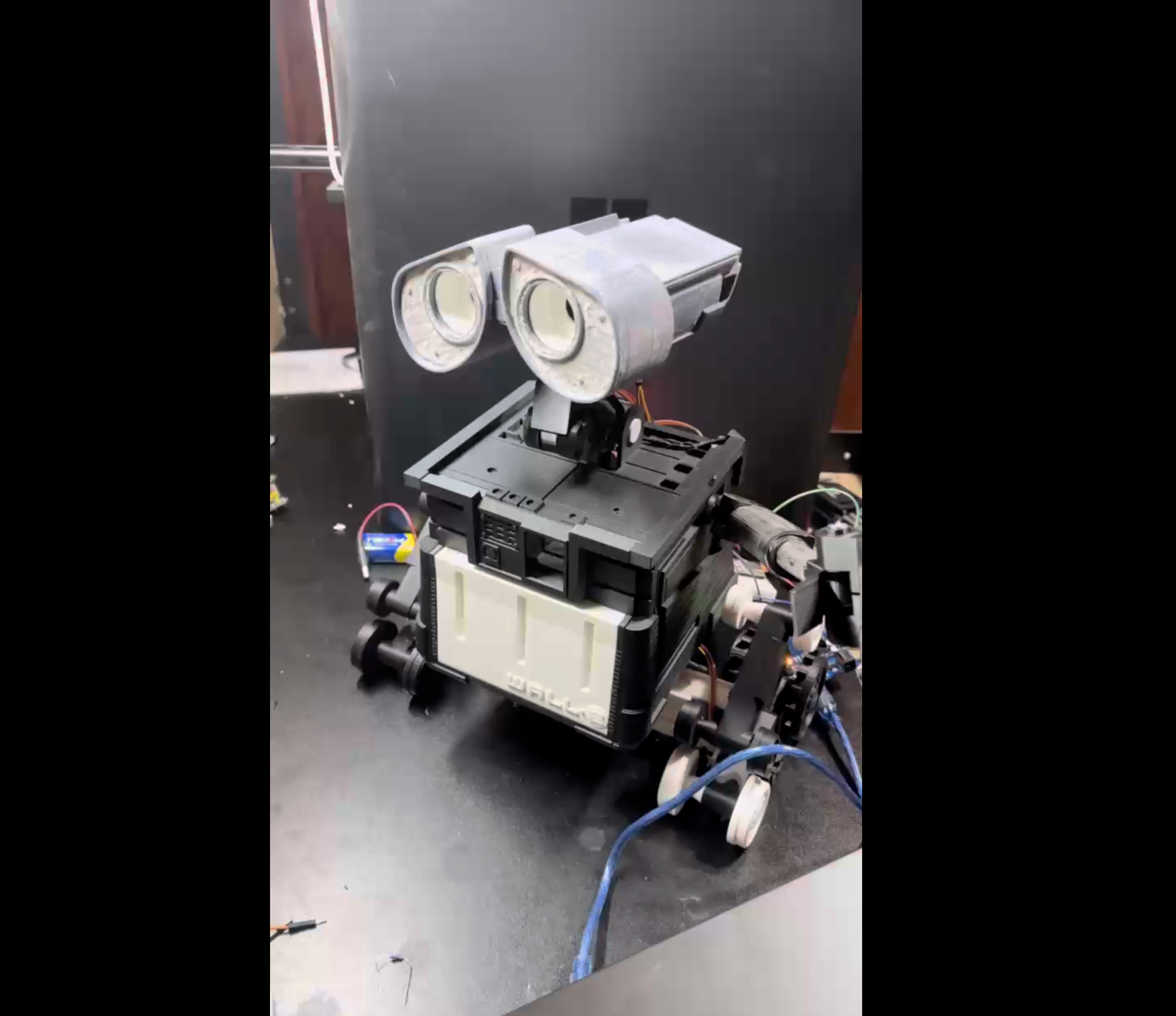 WALL-E: an Animatronic Build : 7 Steps (with Pictures) - Instructables