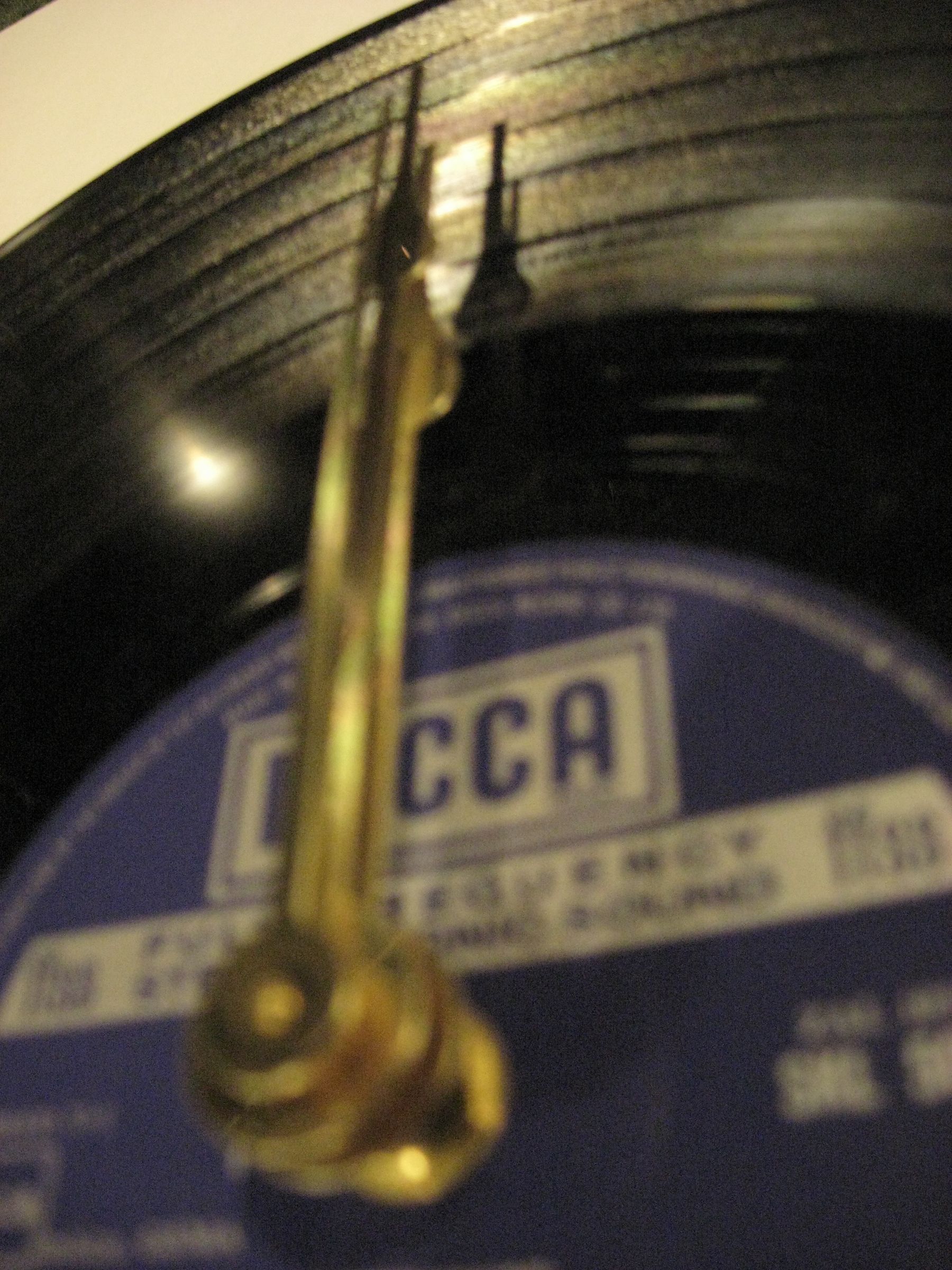 The Record Clock : 5 Steps - Instructables