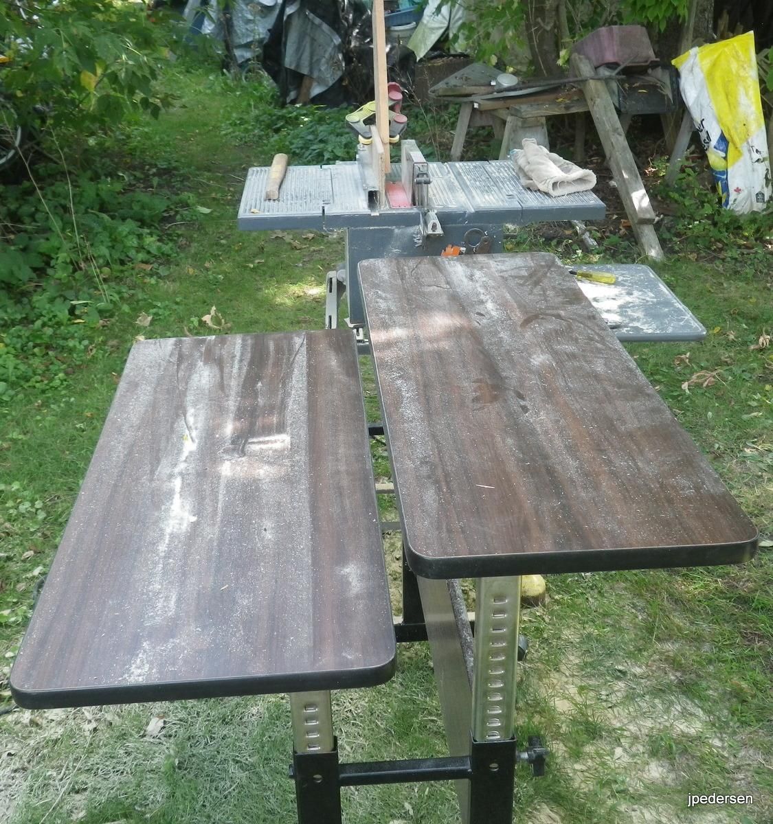 A Versatile Outfeed Table for a Table Saw. - Instructables