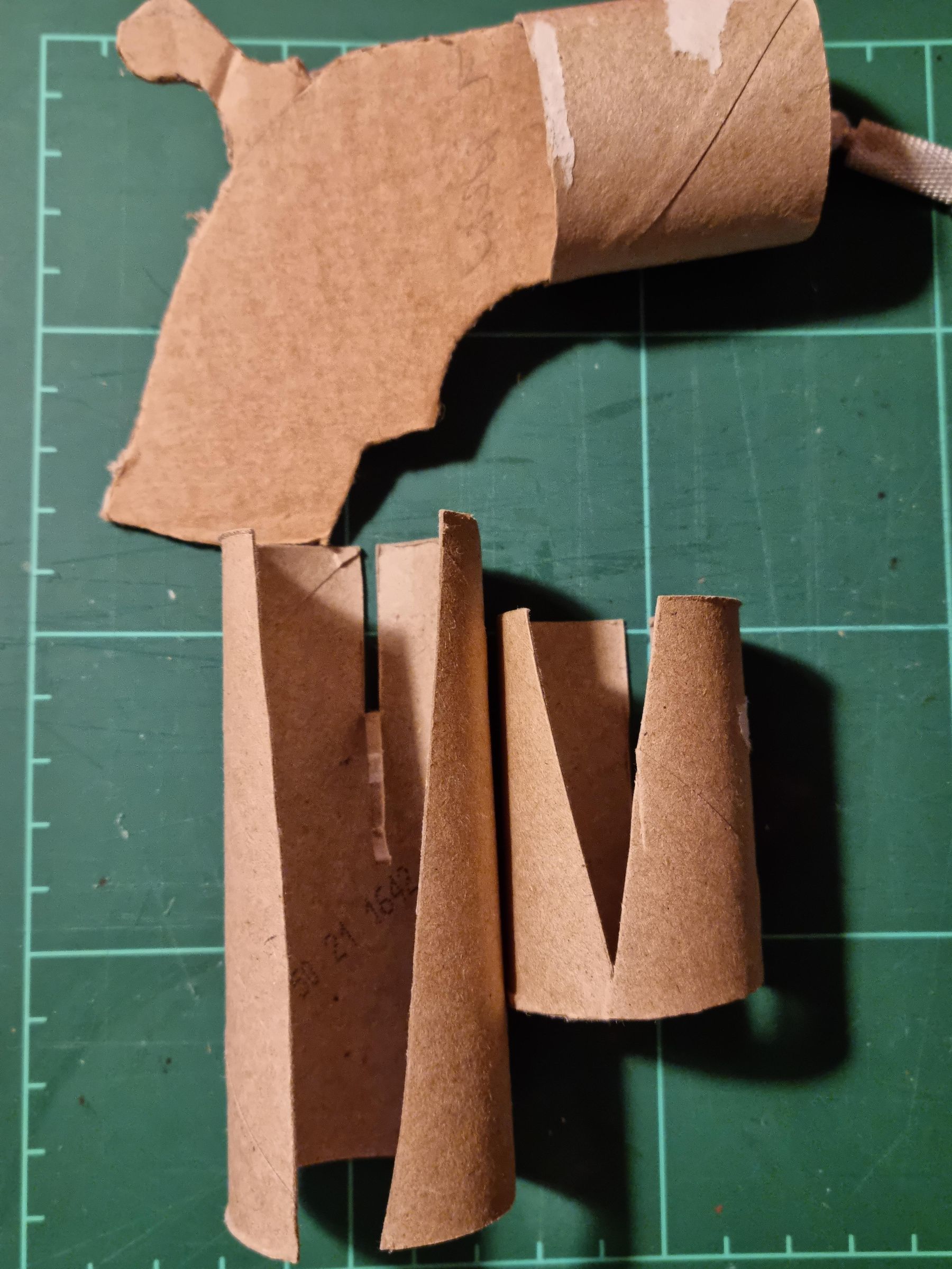 Easy Revolvers From Cardboard : 5 Steps - Instructables