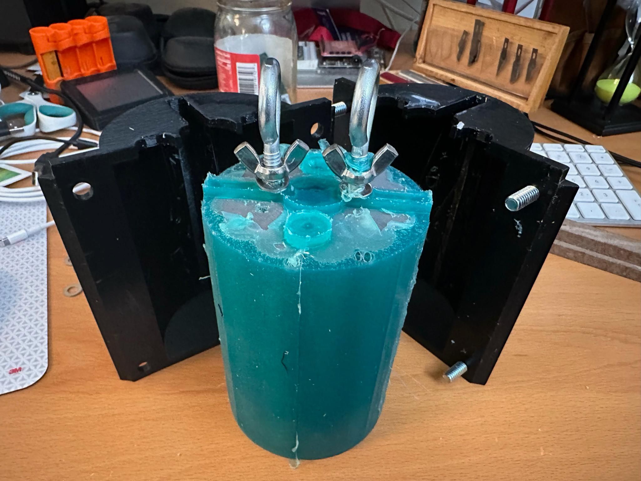 A Simple Way to Mold a Fluorescent Glue Sticks or Crayon Using Fusion ...