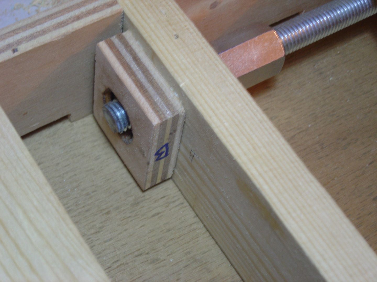 Tabletop Bench and Moxon Vice : 14 Steps (with Pictures) - Instructables