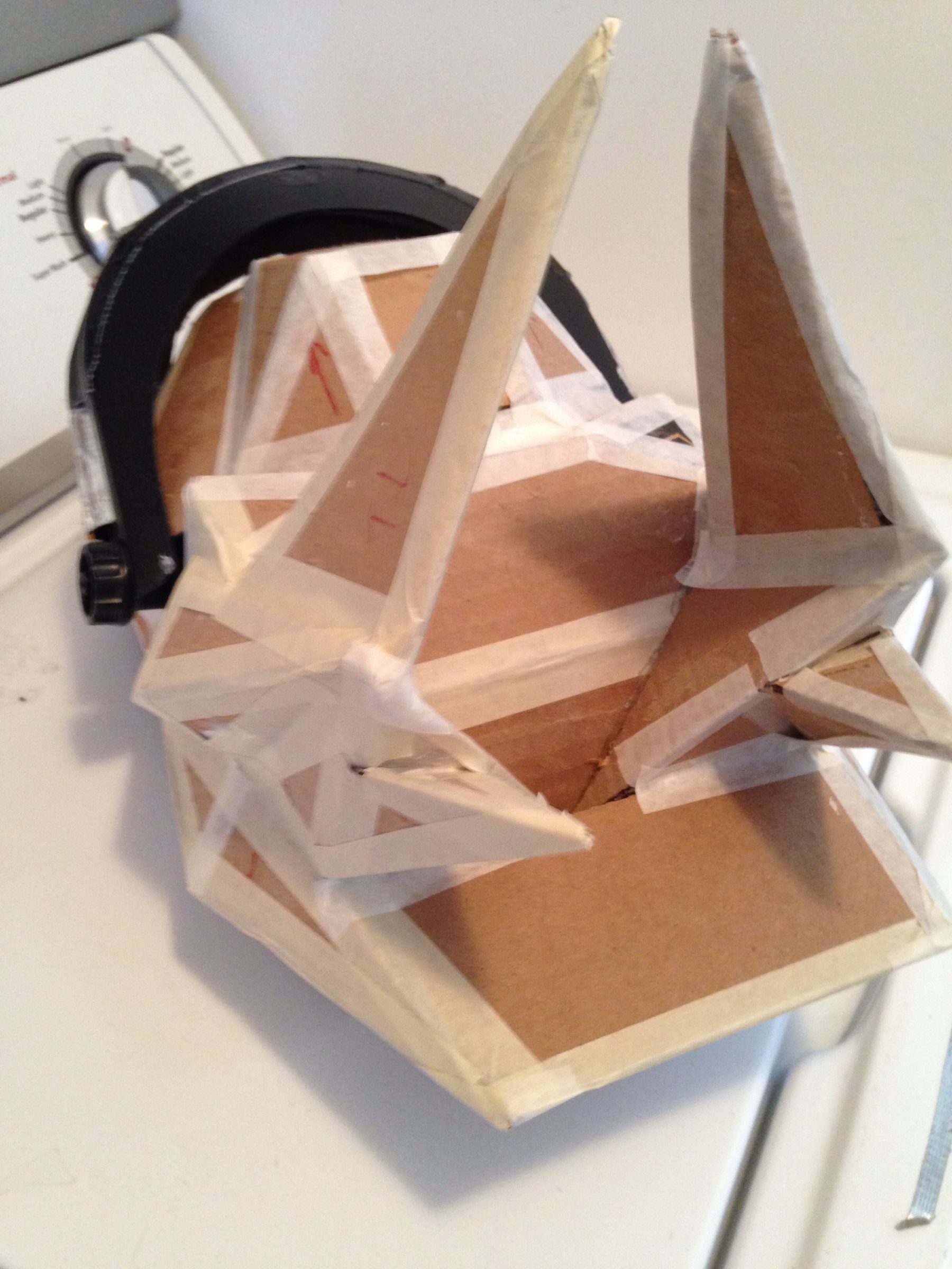 10 Easy Steps to a Cardboard Helmet : 10 Steps - Instructables