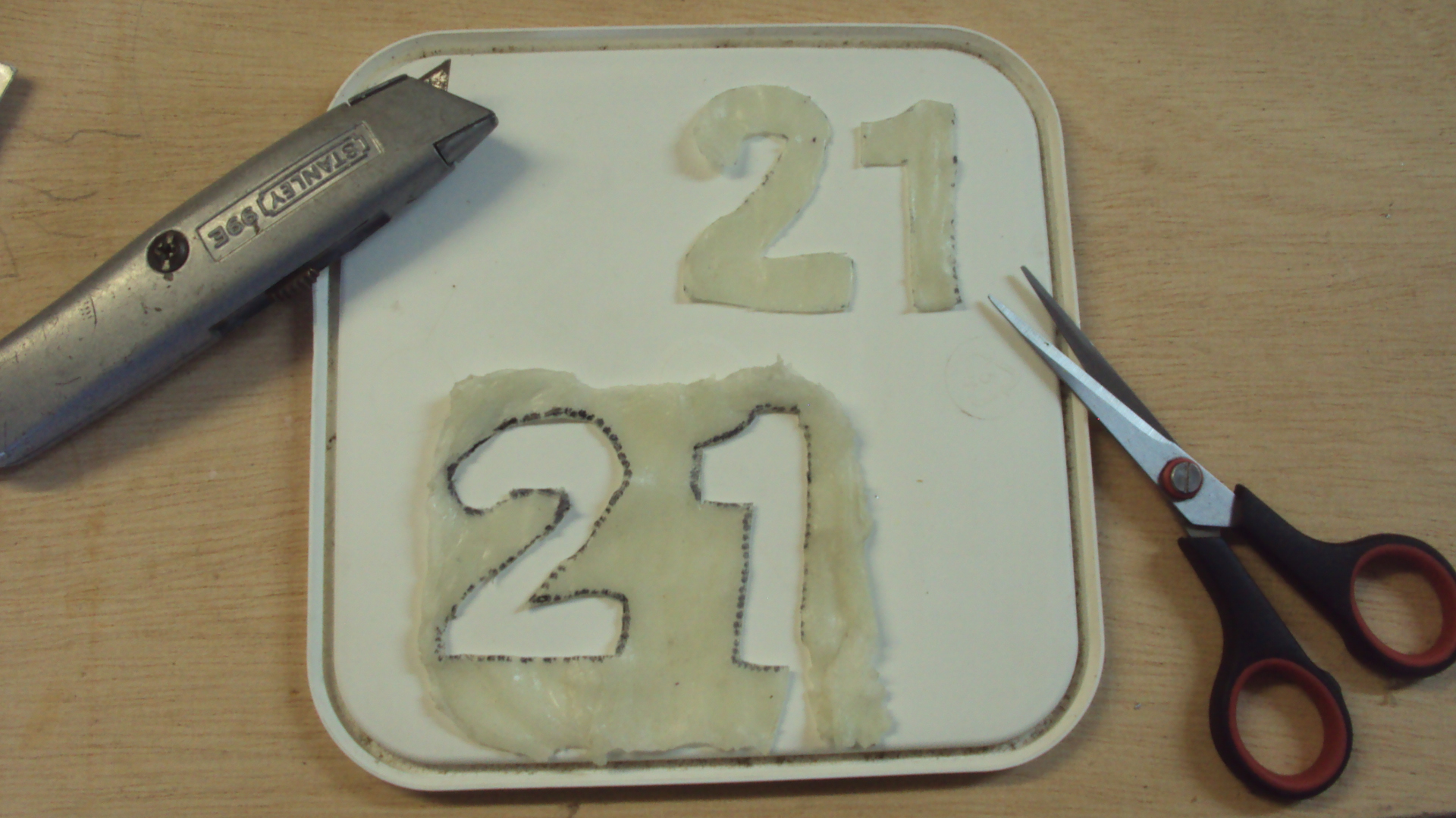 Glow in the Dark Letterbox Numbers : 6 Steps - Instructables