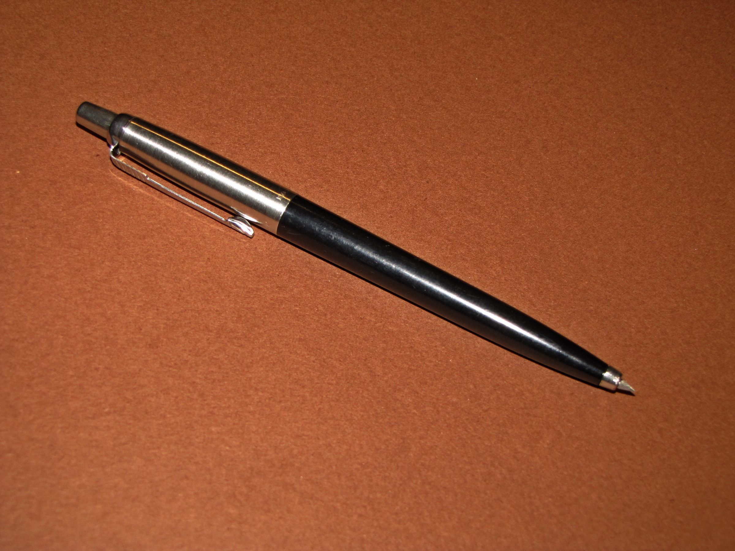 How to Turn a Ballpoint Pen Into a Metal Scriber... : 5 Steps (with ...