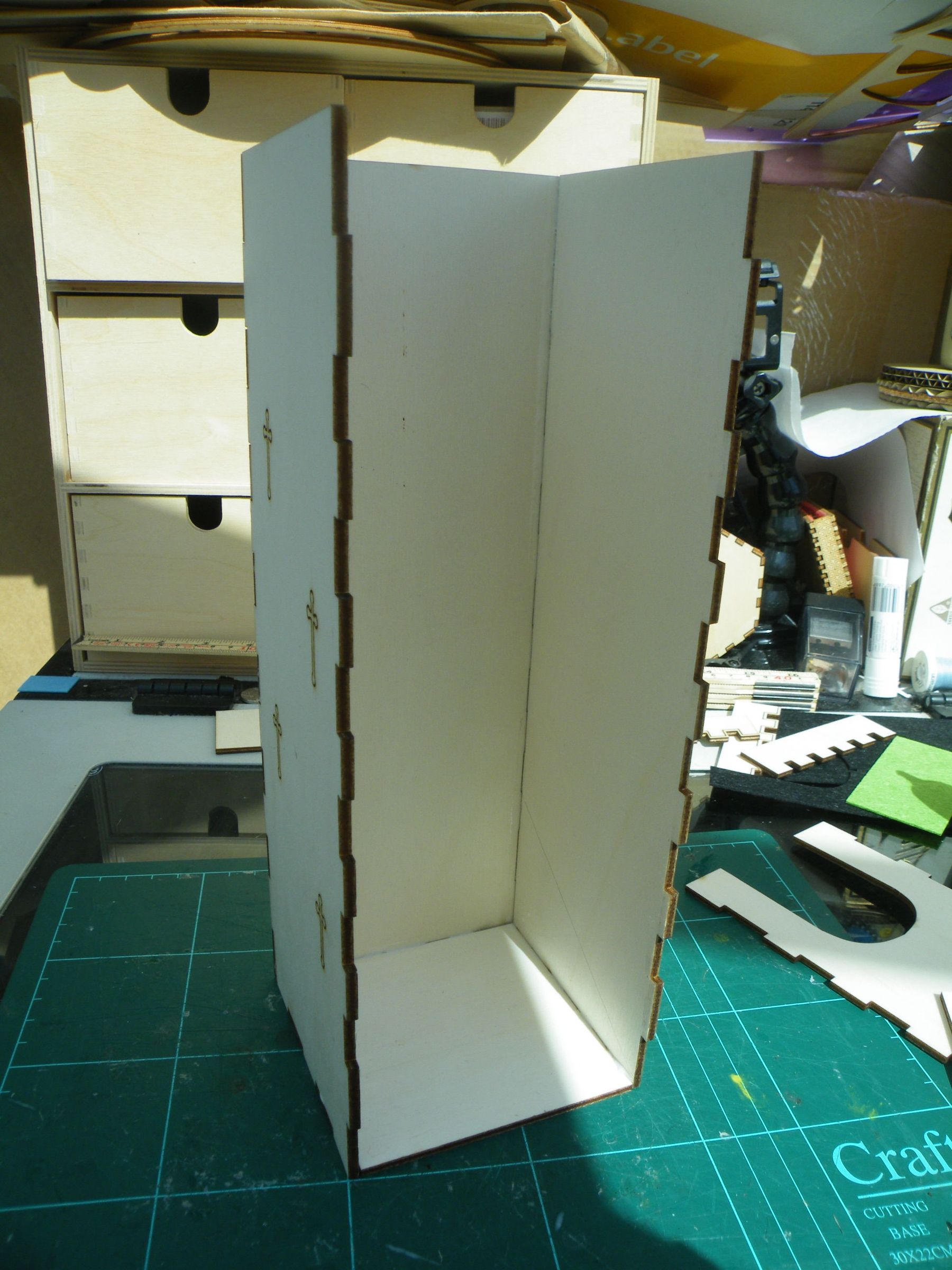 Dice Tower : 17 Steps (with Pictures) - Instructables