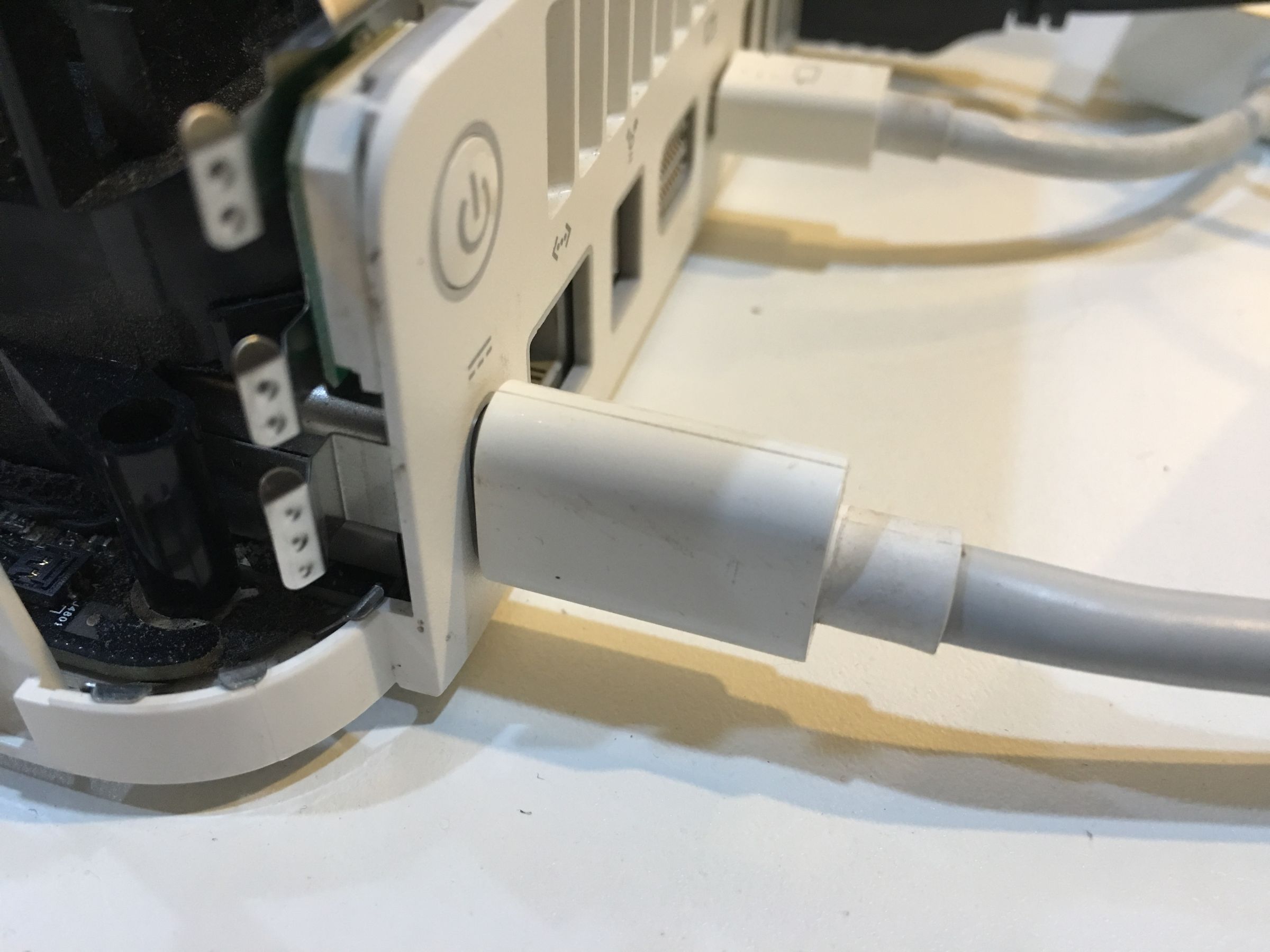 Fix a Mac Mini Loose Power Connector Cable! : 4 Steps (with Pictures ...