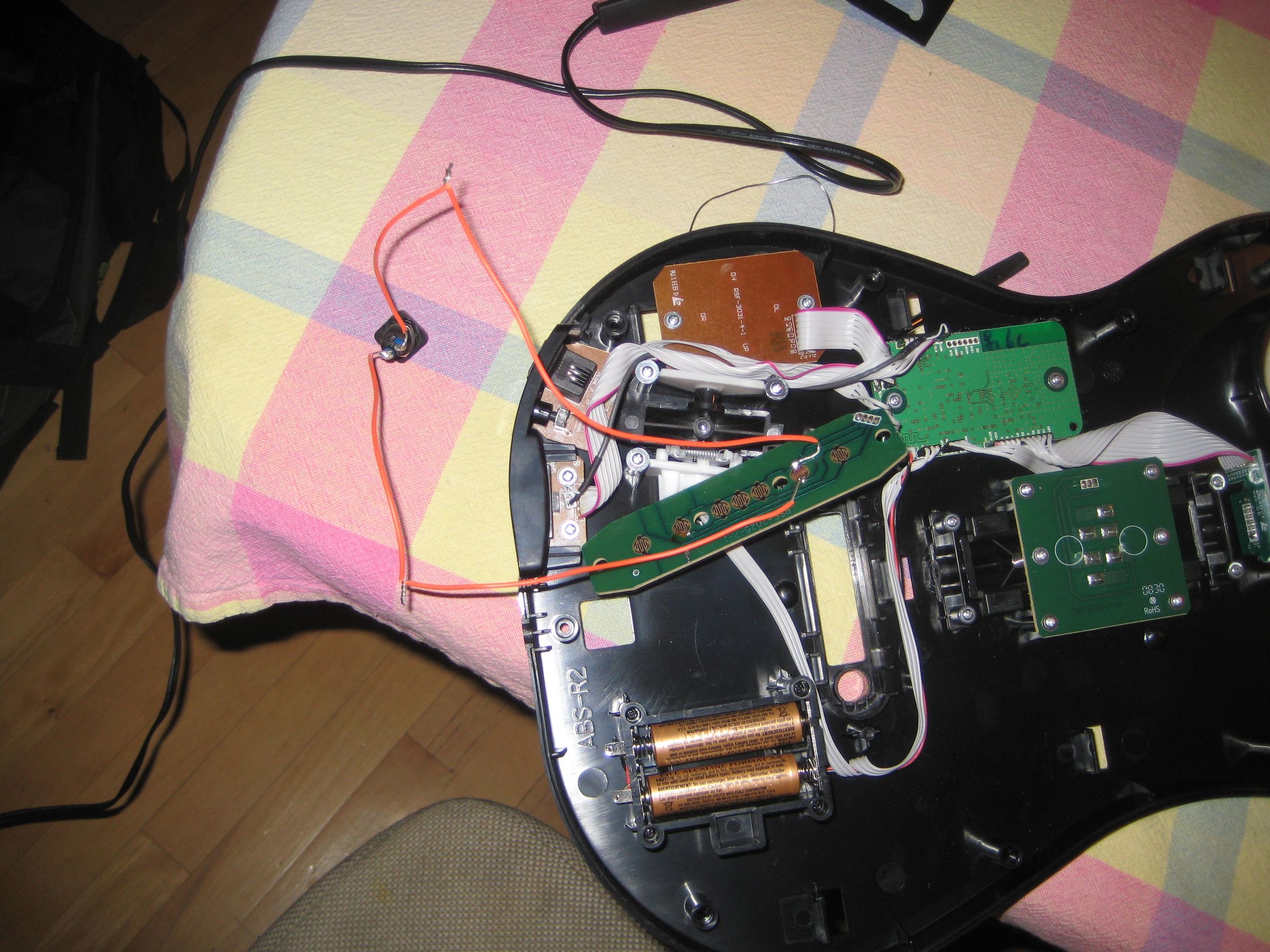 Guitar Hero: Guitar Mod : 3 Steps - Instructables