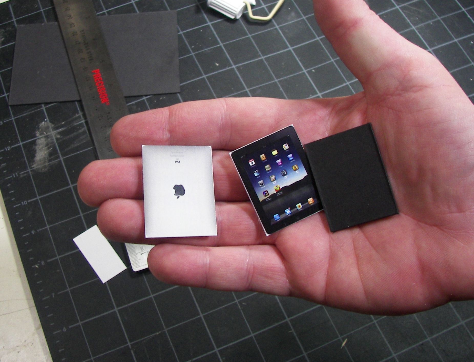 Wood Manikin Figure Lamp With IPad - a DIY Tutorial : 10 Steps (with ...