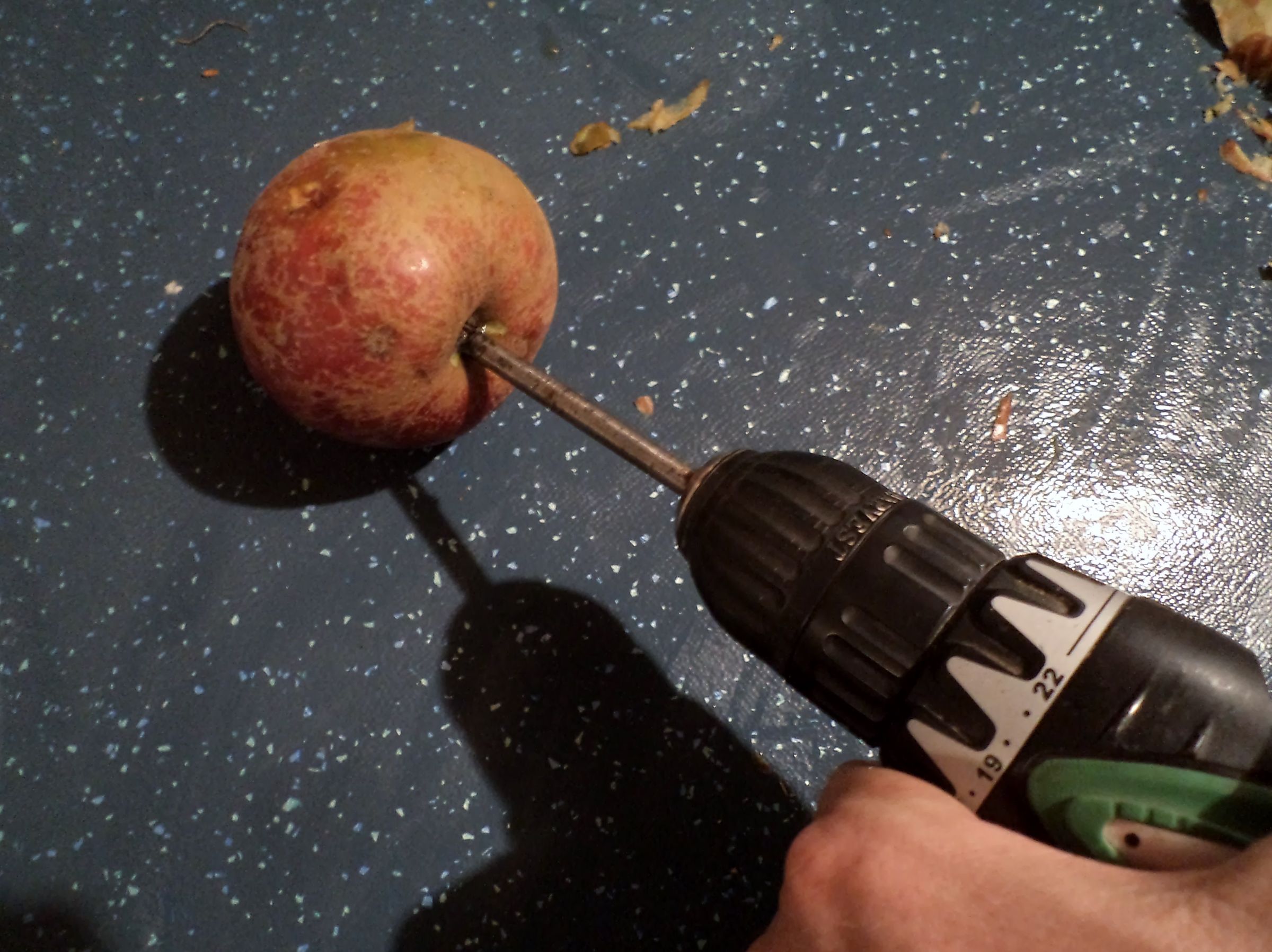 Peeling Apples - the Hacked Way : 4 Steps (with Pictures) - Instructables