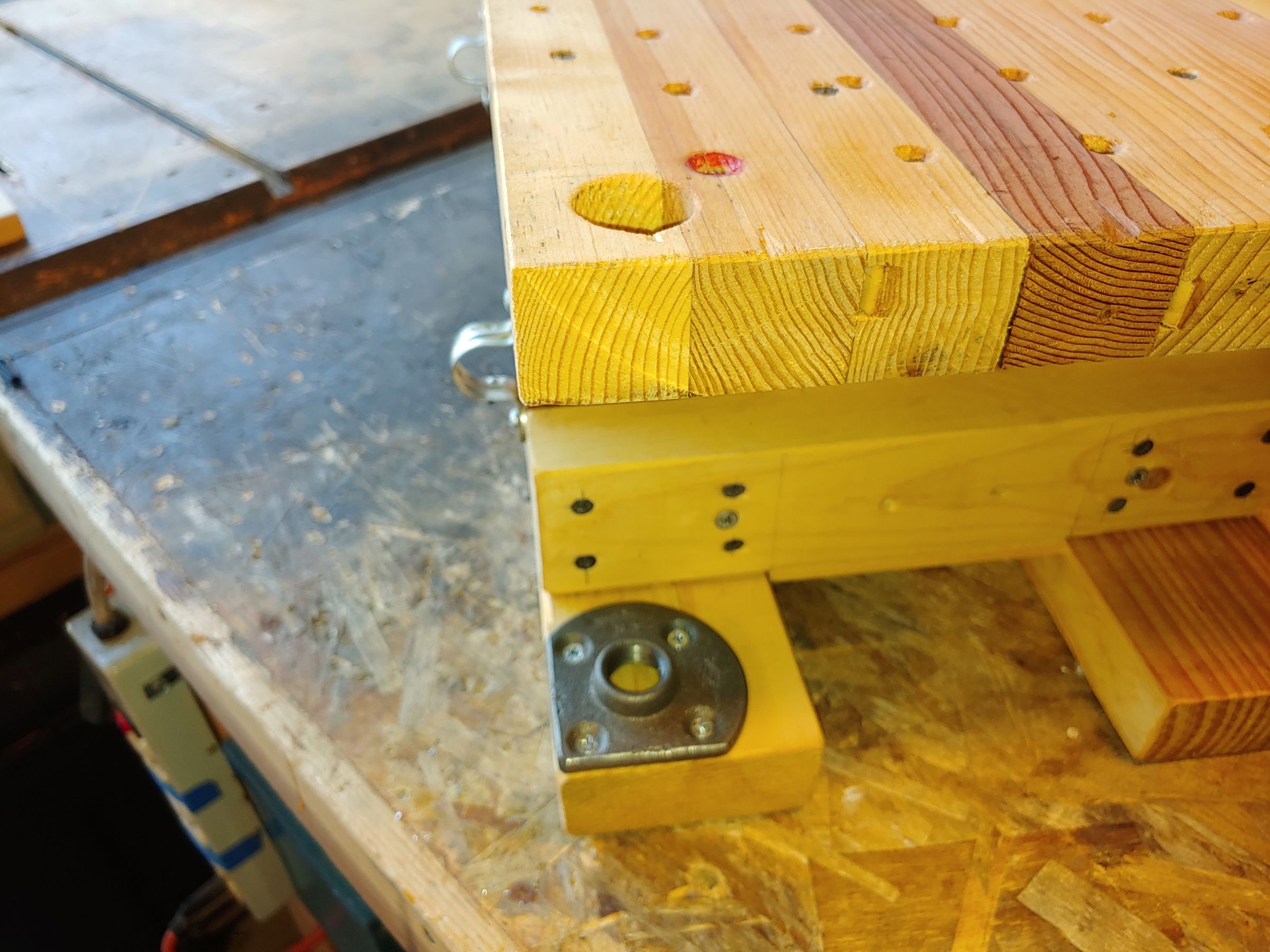 Mini-Work Bench : 10 Steps - Instructables