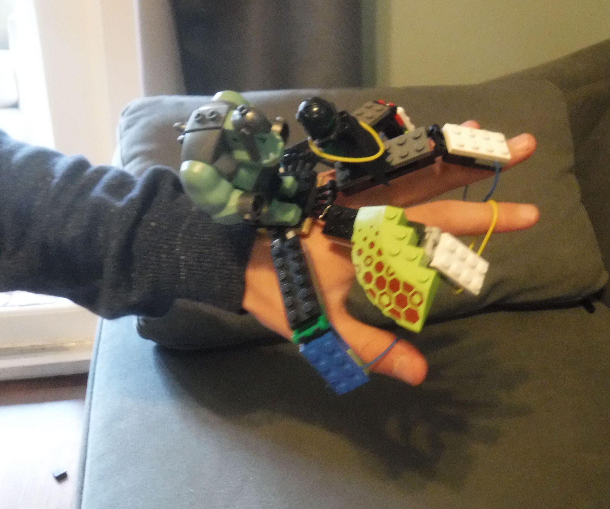 Lego Hand : 3 Steps - Instructables