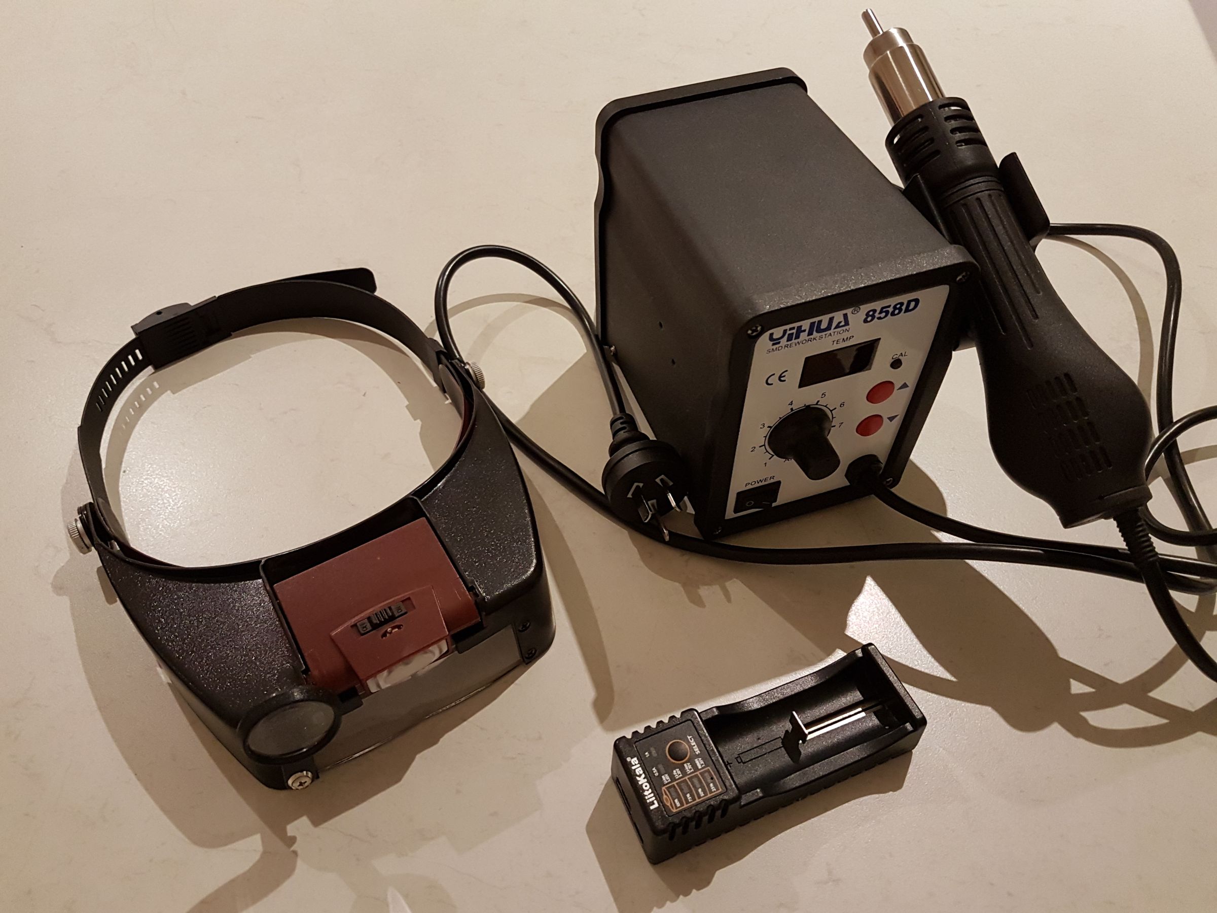 MCP73831 Li-Ion / Li-Polymer Battery Charger With Charge Complete ...