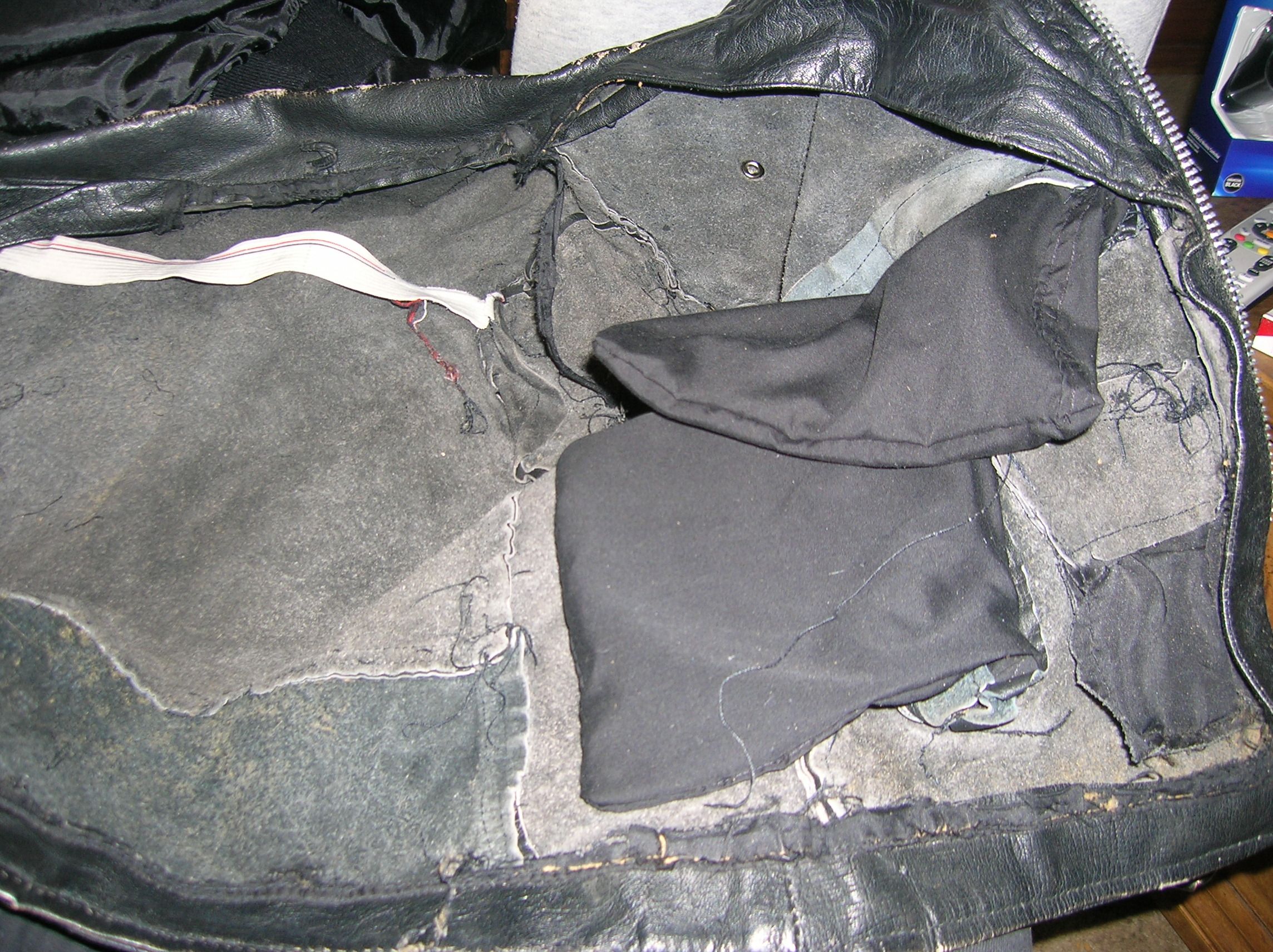 How to Repair a Leather Jacket by Hand : 6 Steps - Instructables