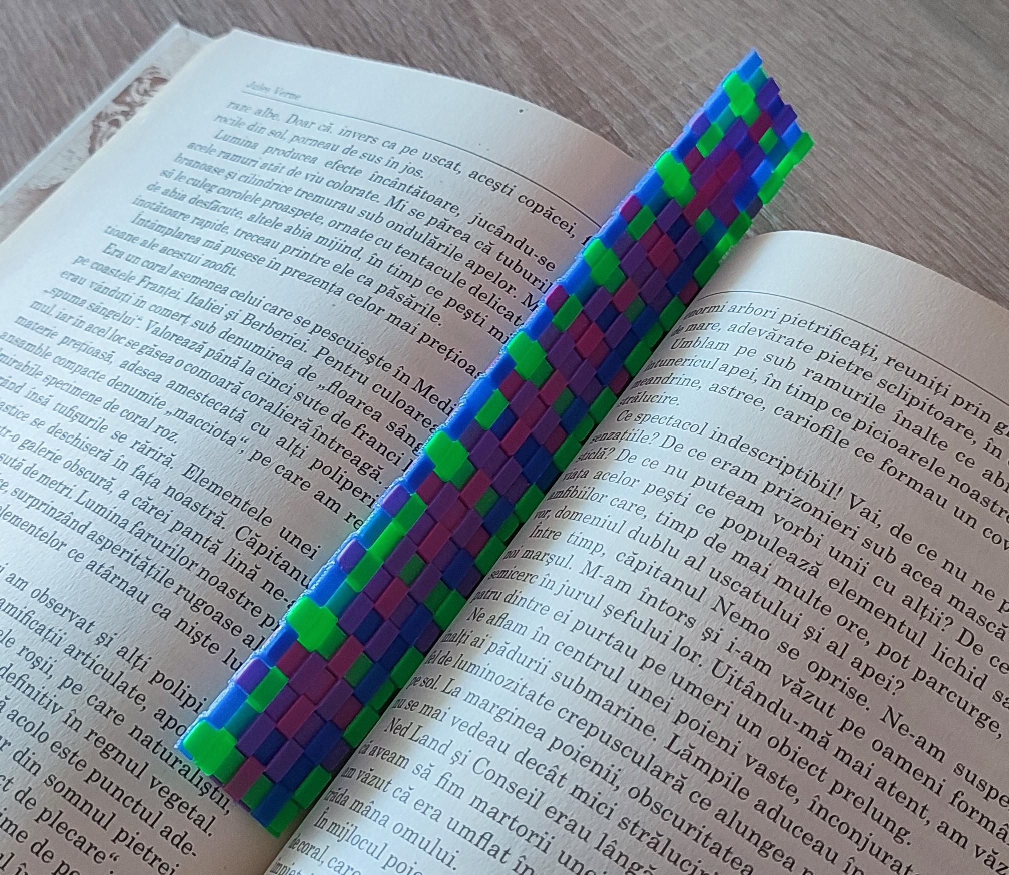 3D Printed "Woven" Bookend and Bookmark : 3 Steps (with Pictures ...