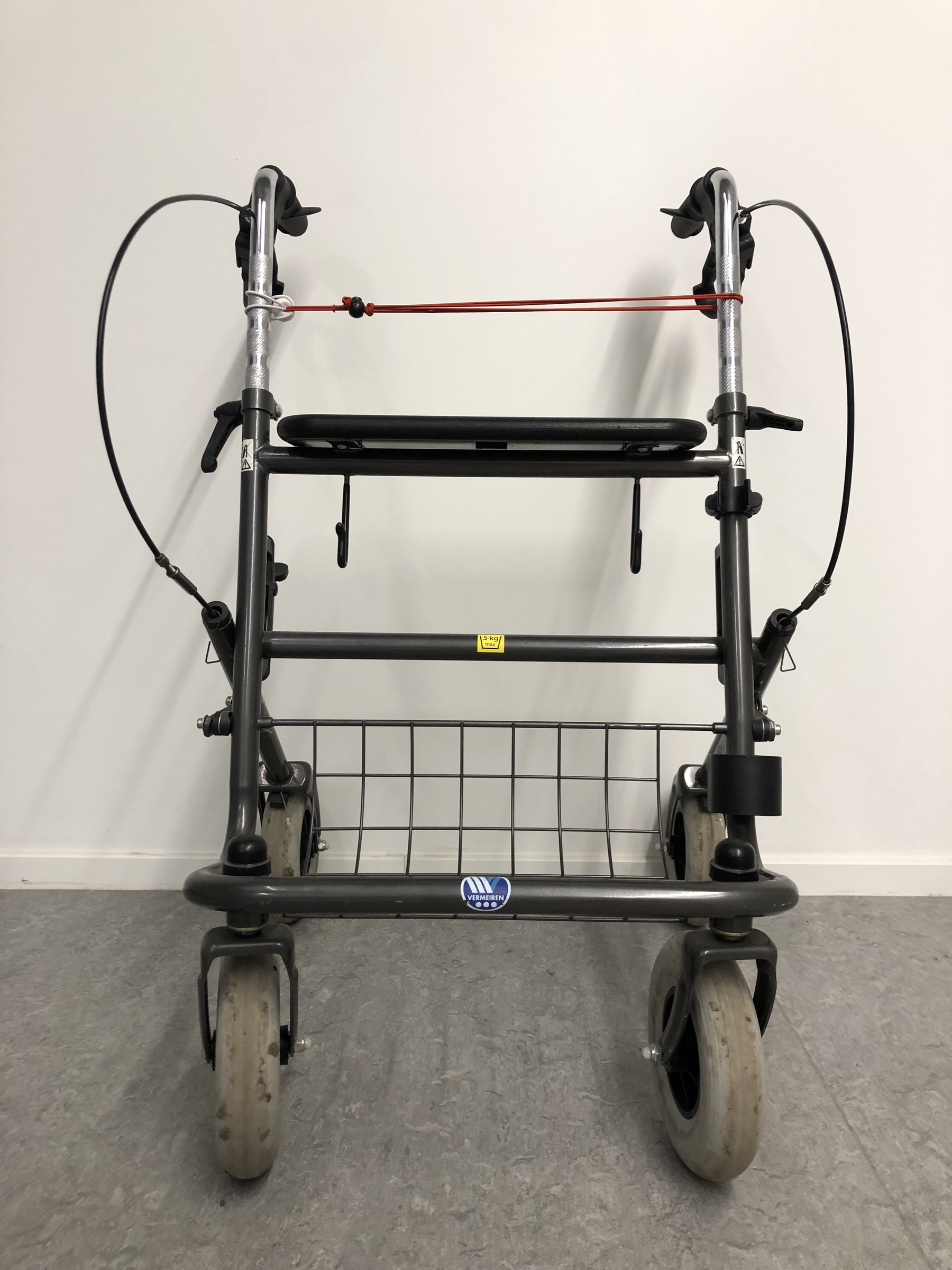 D4E1 - HoldOn - Adaptable (Garbage) Bag Strap : 6 Steps - Instructables