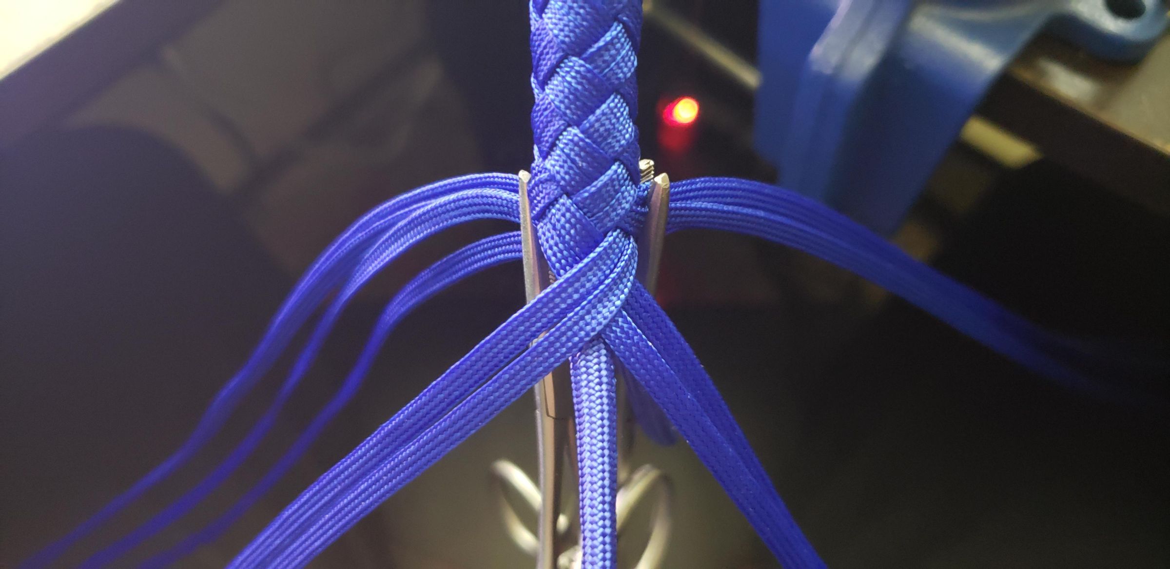 Tygra's Bolo-Whip With Paracord in 16 Plait : 9 Steps (with Pictures ...