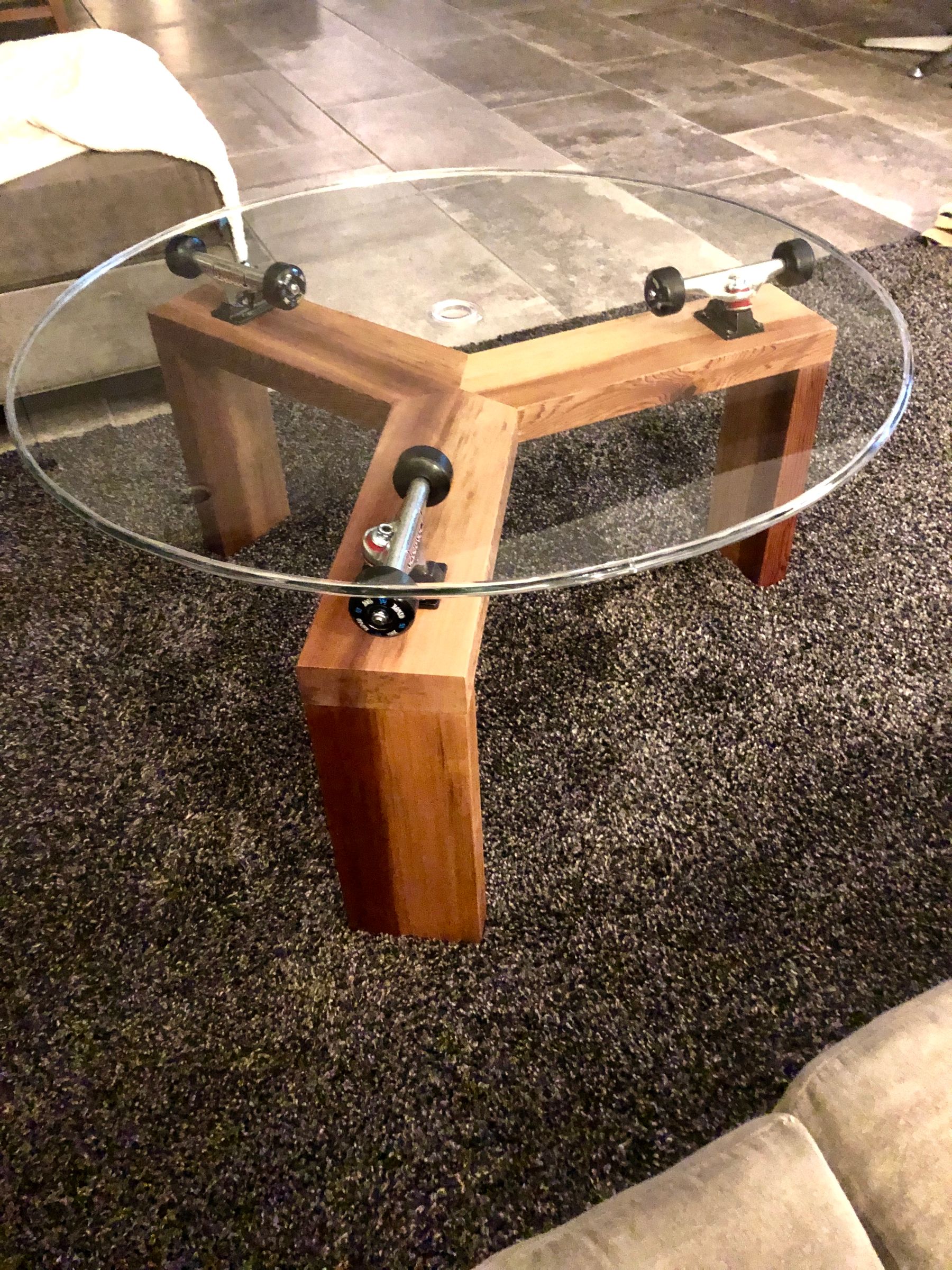 Skateboard Table : 9 Steps (with Pictures) - Instructables
