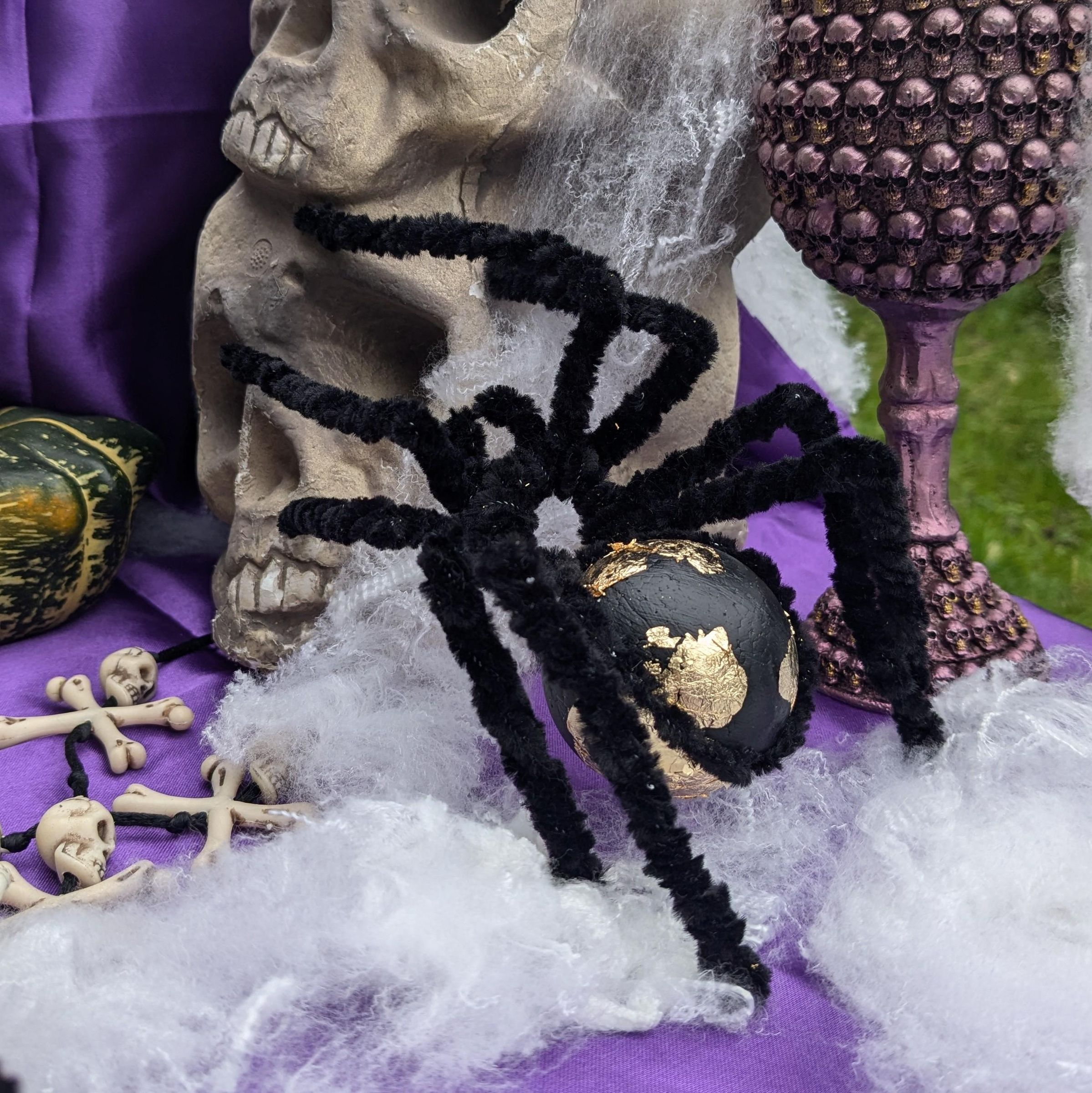 DIY Spooky Pipe-cleaner Spiders : 21 Steps (with Pictures) - Instructables