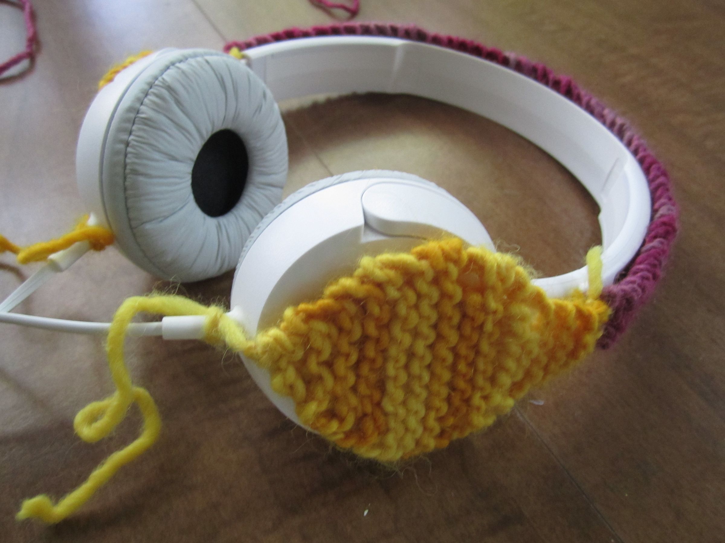 Knit Fashionable Headphones With Ease : 9 Steps (with Pictures ...