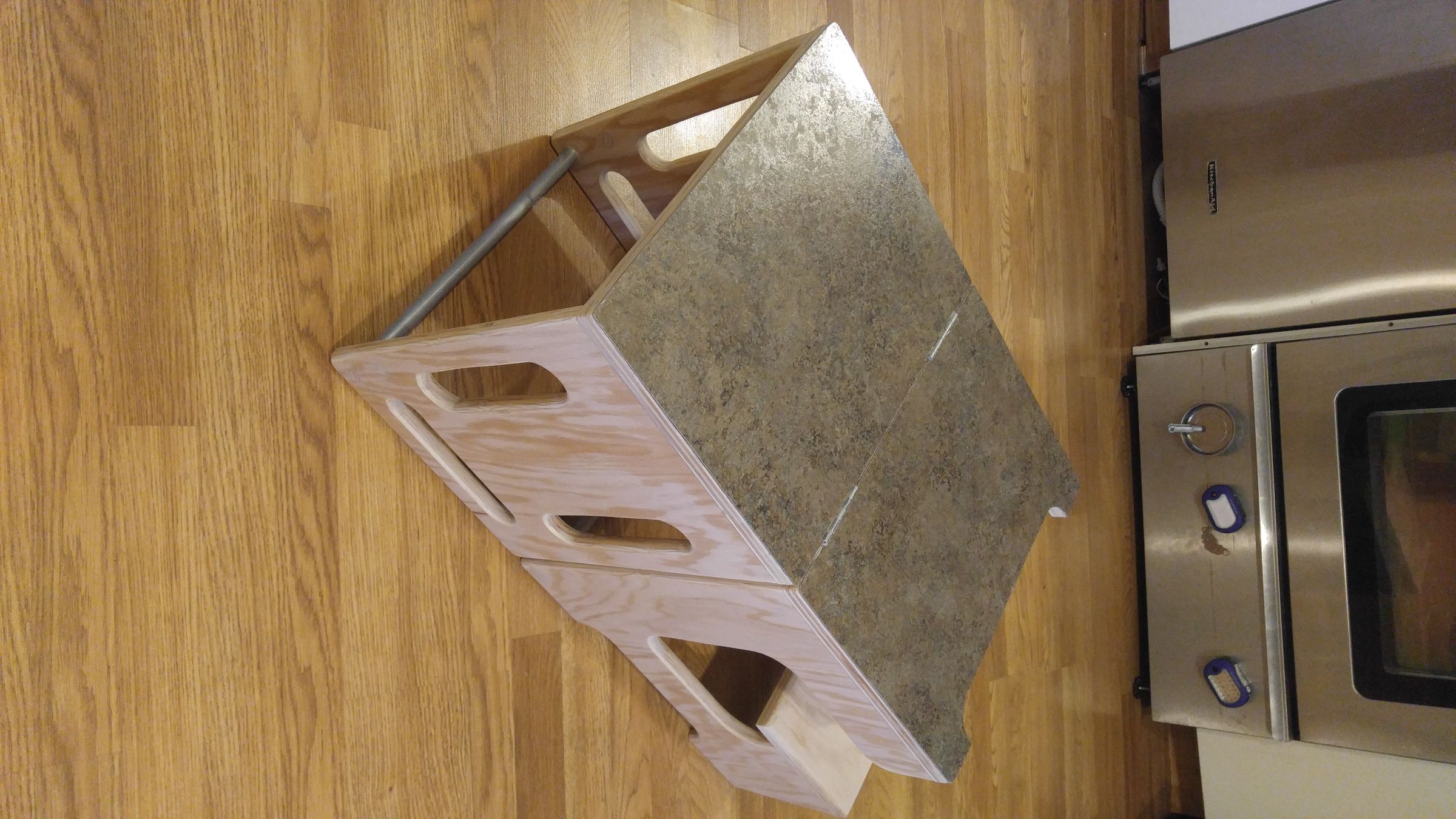 Kids Learning Tower / Work Desk for ~ 30$. : 7 Steps (with Pictures ...