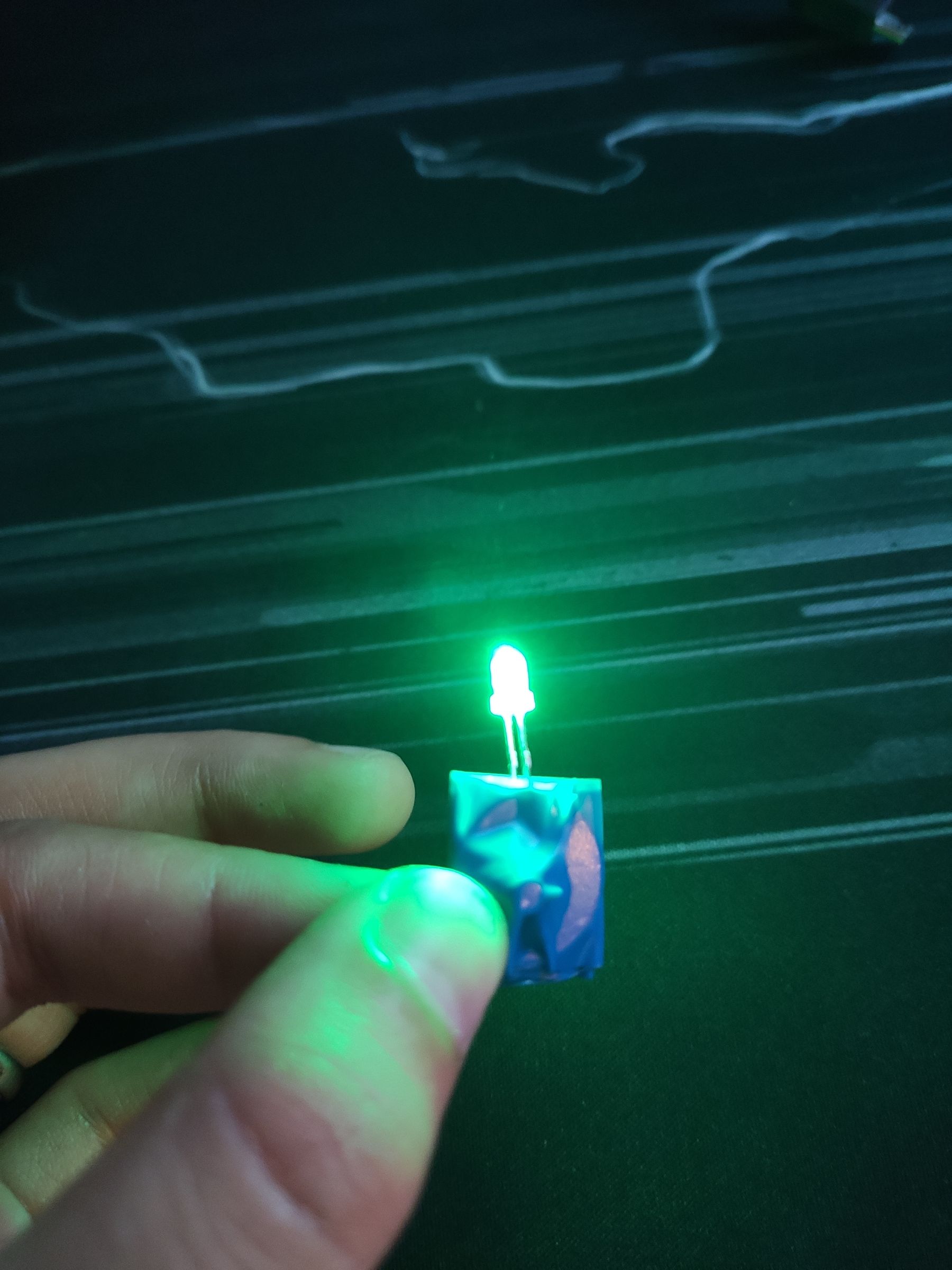 Luciole Aimantée : 6 Steps - Instructables