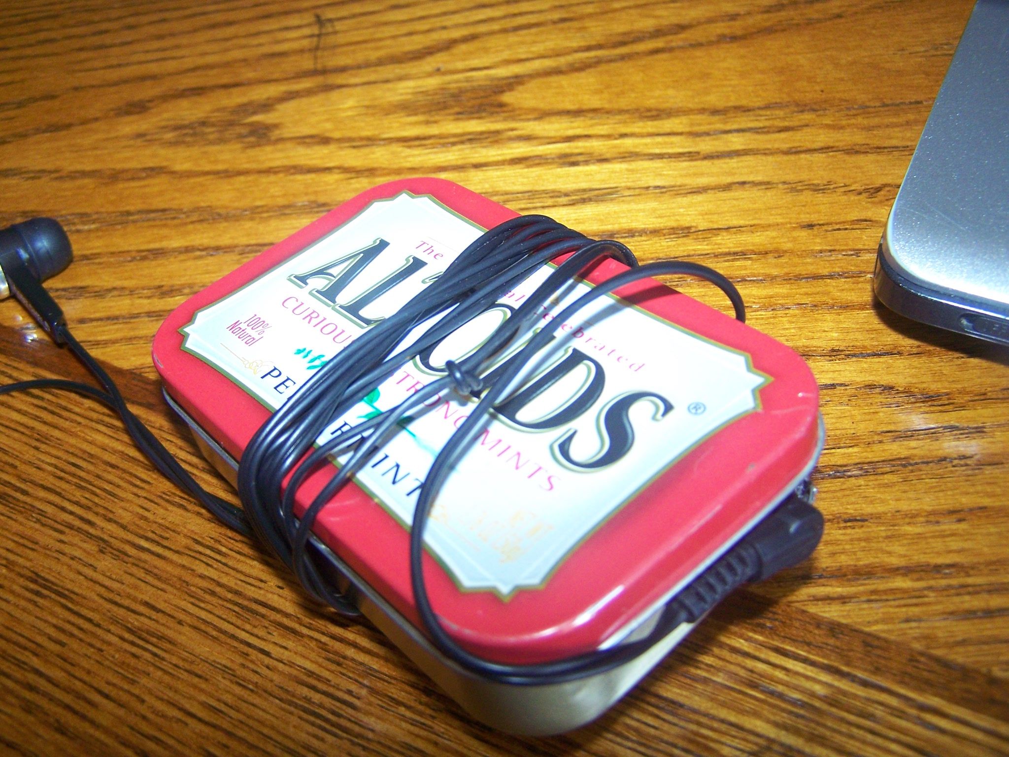 How to Make an Easier Altoids Ipod Case : 4 Steps - Instructables