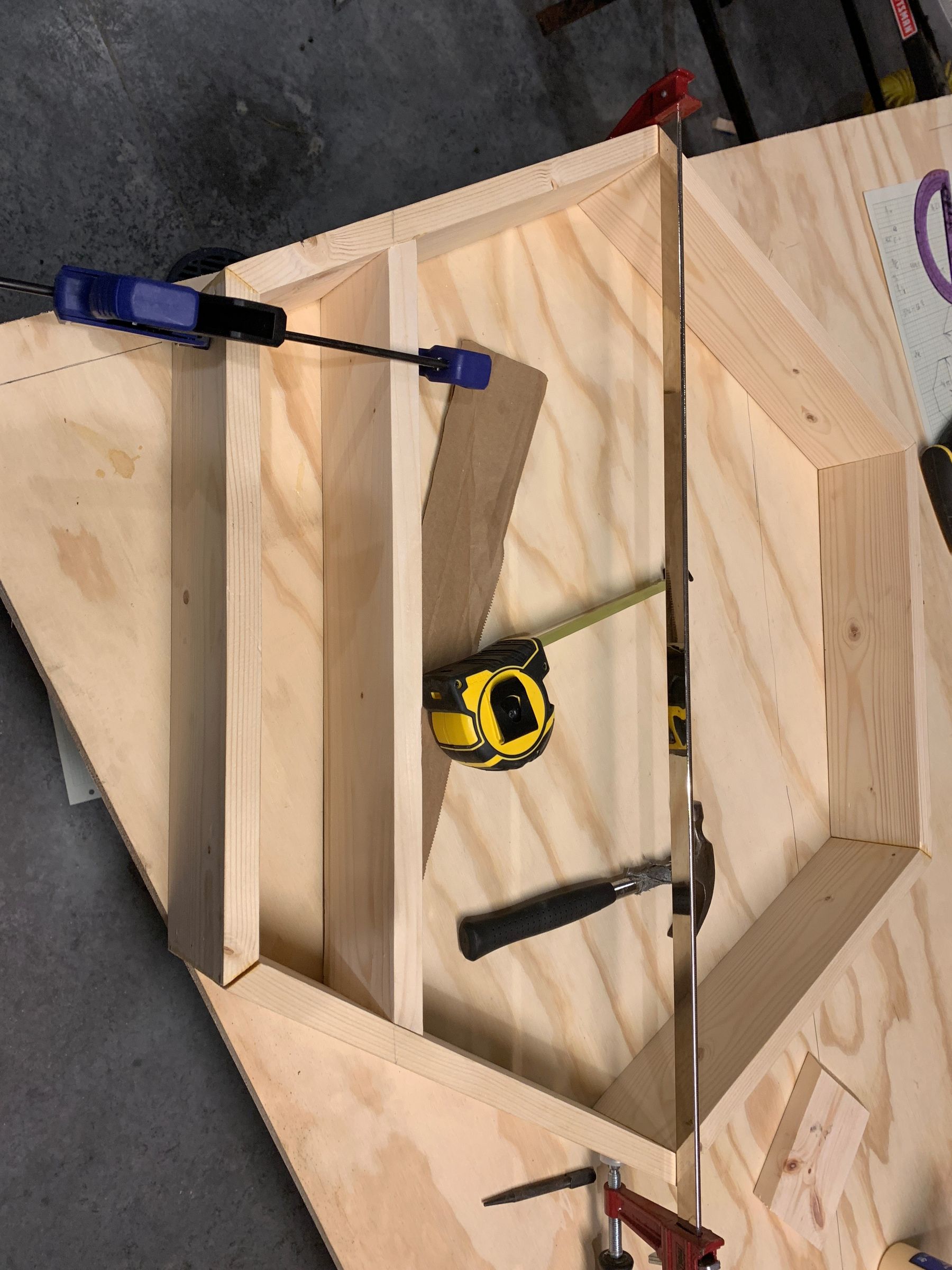 Hexagon Shelf With Inner Sections : 10 Steps (with Pictures ...