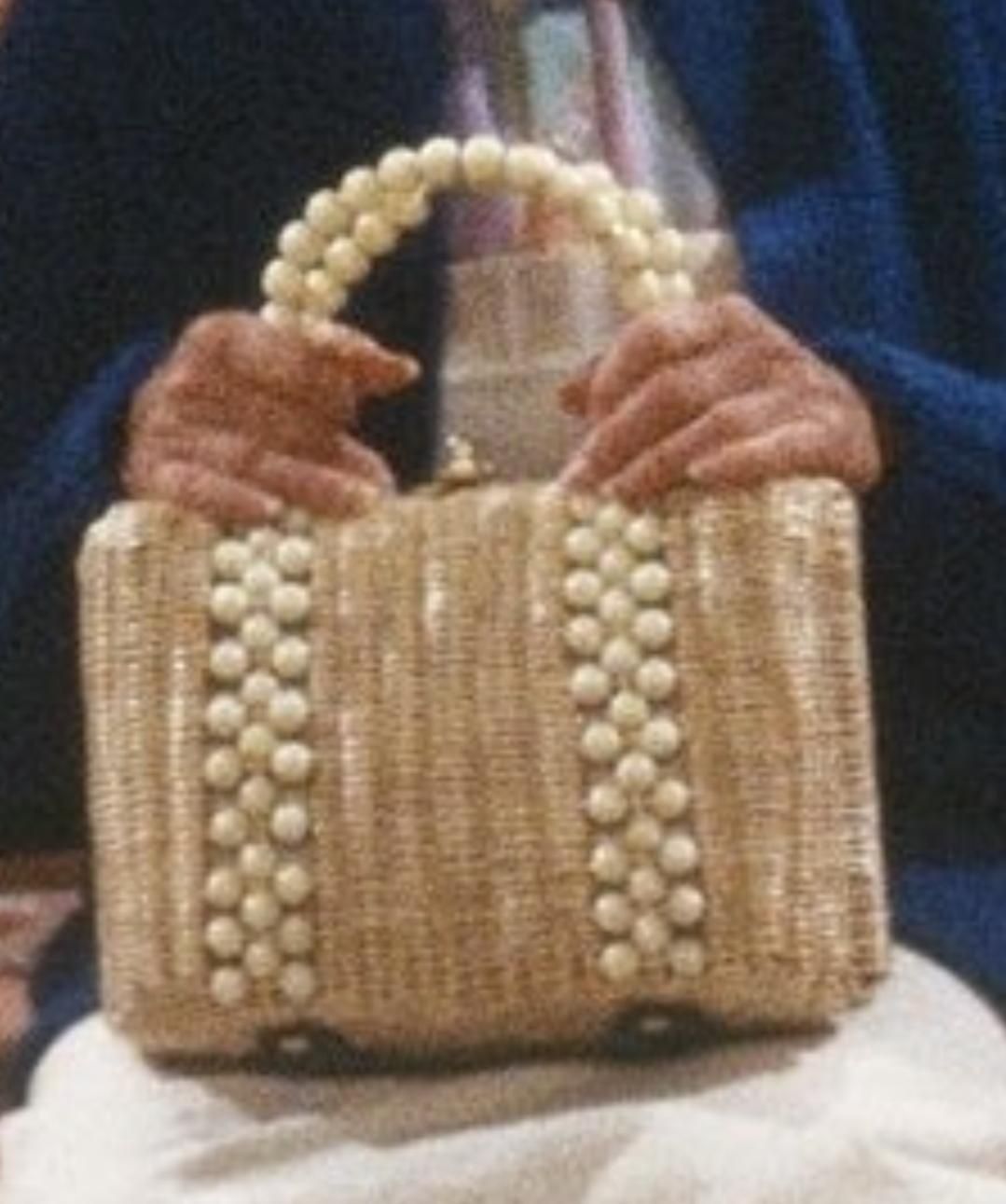 Giant Golden Girls Purse : 8 Steps (with Pictures) - Instructables