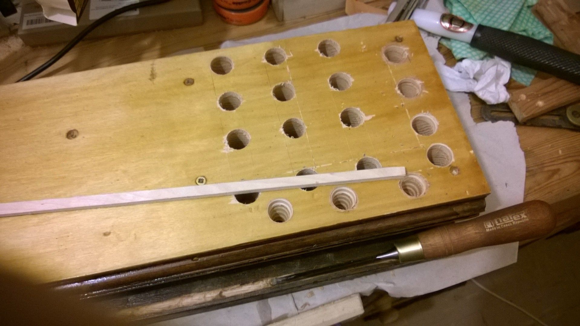 VERSATILE MINI WORKBENCH : 13 Steps - Instructables
