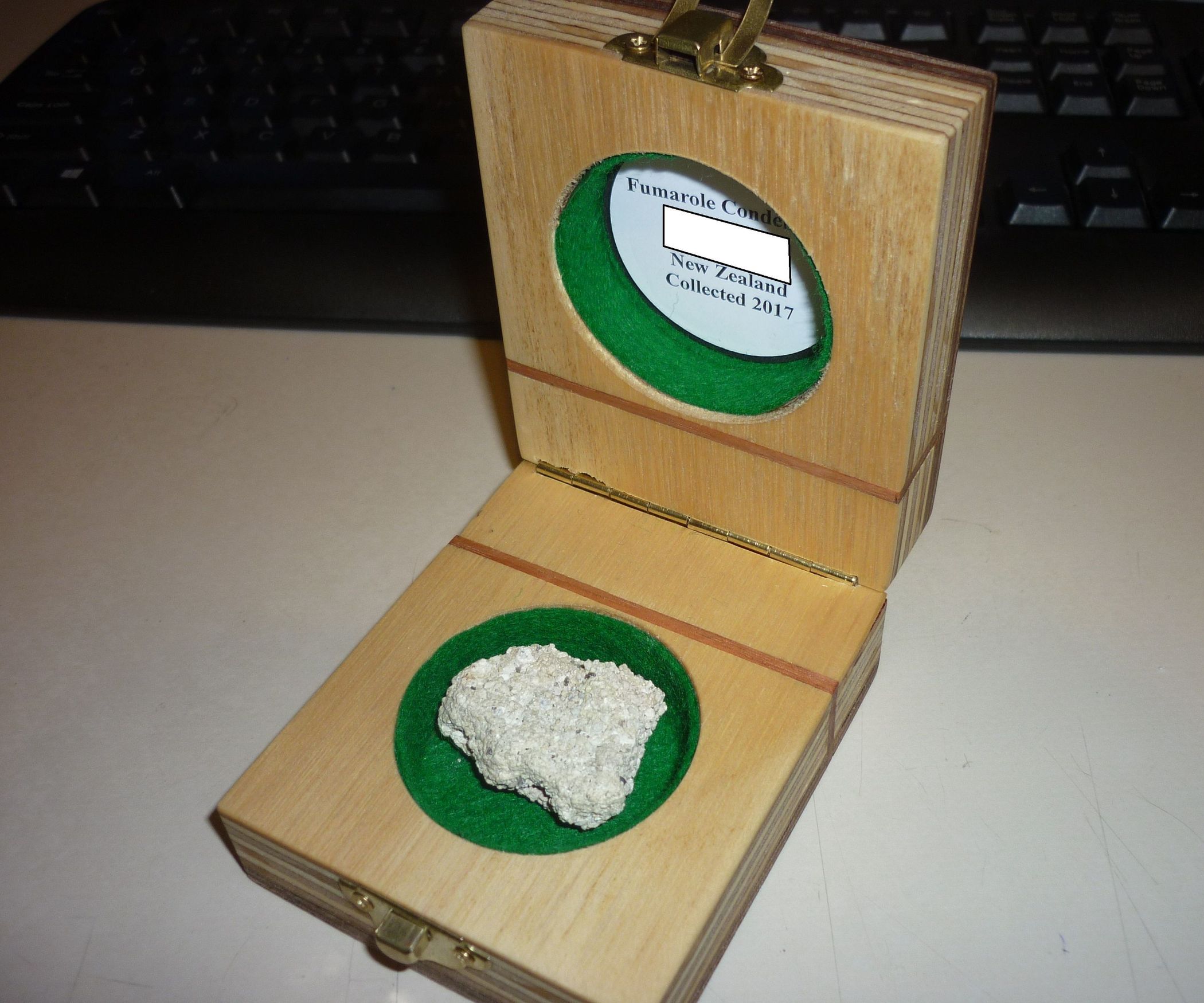 Geological Sample in Presentation Case : 7 Steps (with Pictures ...