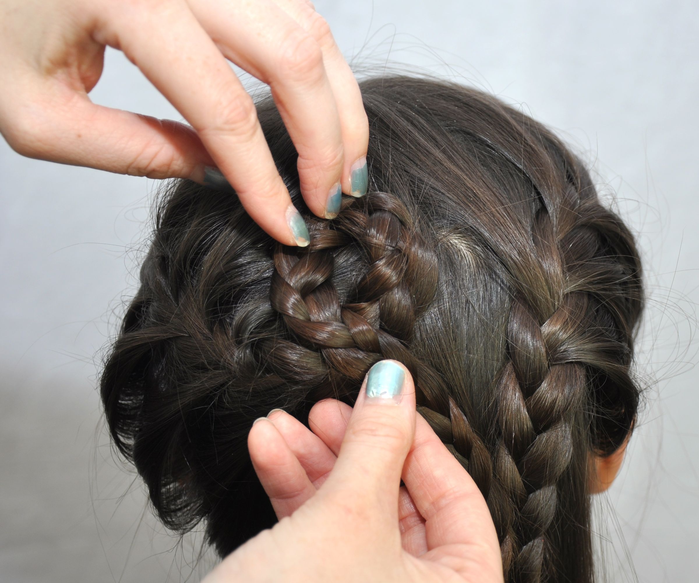 How to Do a French Braid Heart Hairstyle : 5 Steps (with Pictures ...