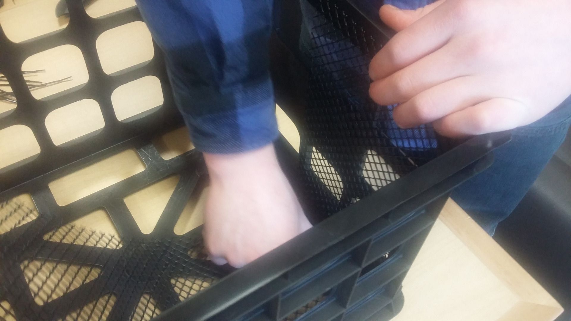 Milk Crate Live Trap : 9 Steps - Instructables