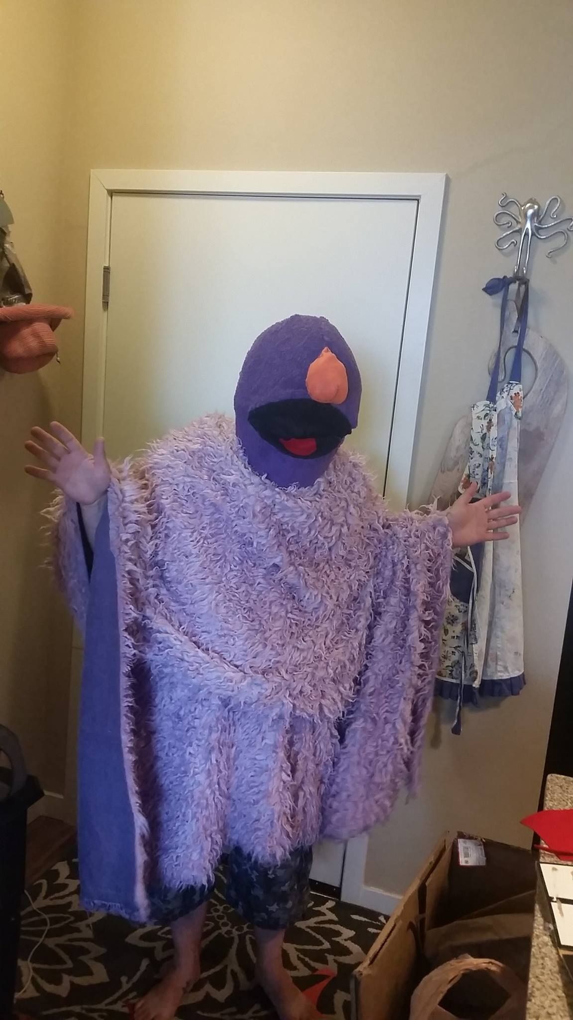 Two-Headed Monster Costume : 8 Steps (with Pictures) - Instructables