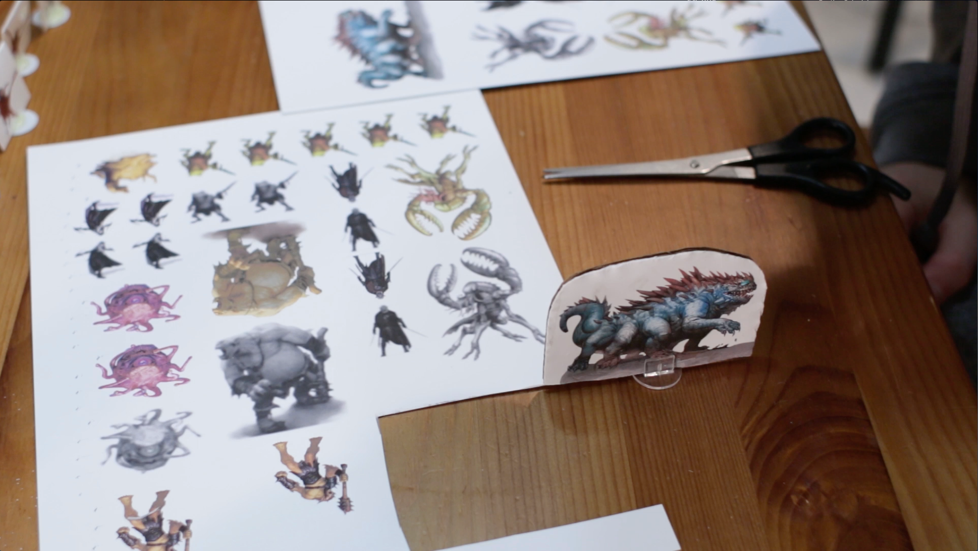 Dungeons and Dragons Paper Miniatures (Pathfinder, Warhammer, Etc ...