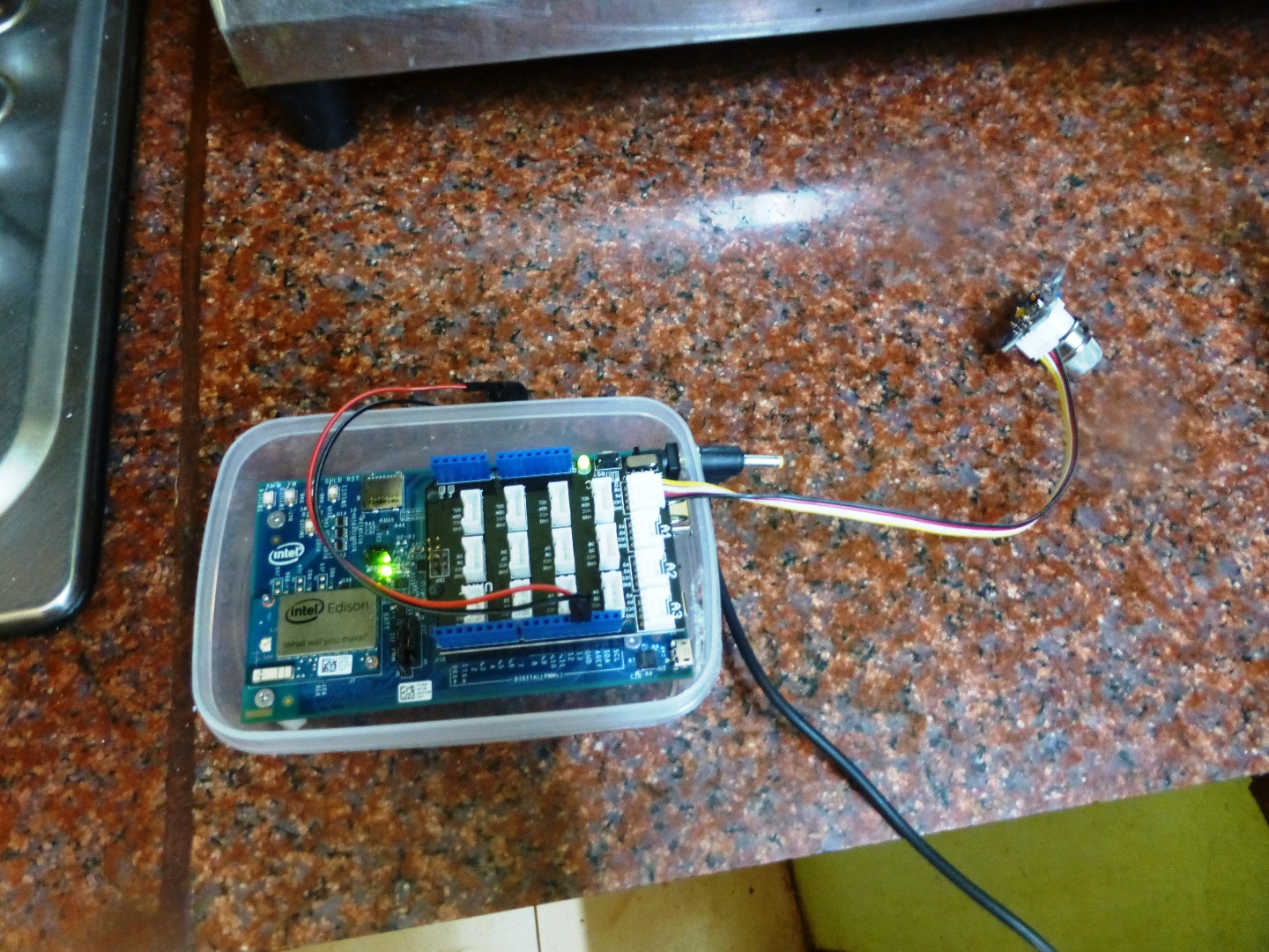 Intel Edison Gas Sensor System to Detect Biogas / LPG Leakage : 12 ...