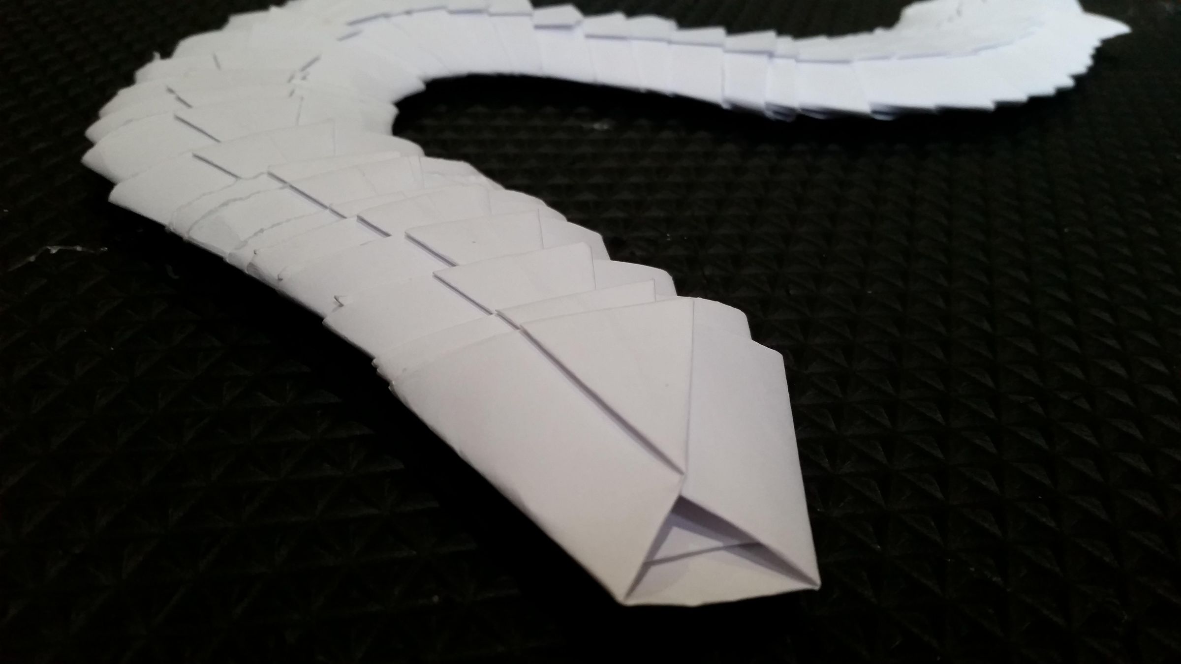 How to Make a Paper Worm Slinky : 5 Steps - Instructables